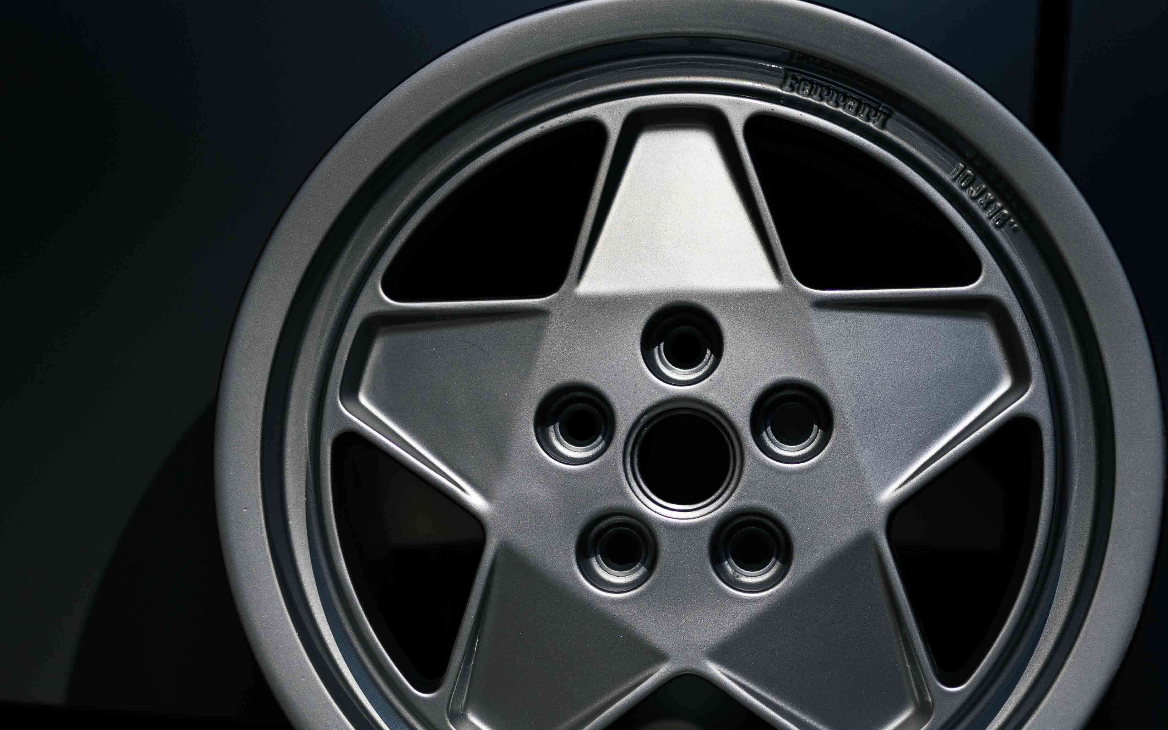 SET OF FERRARI TESTAROSSA WHEELS