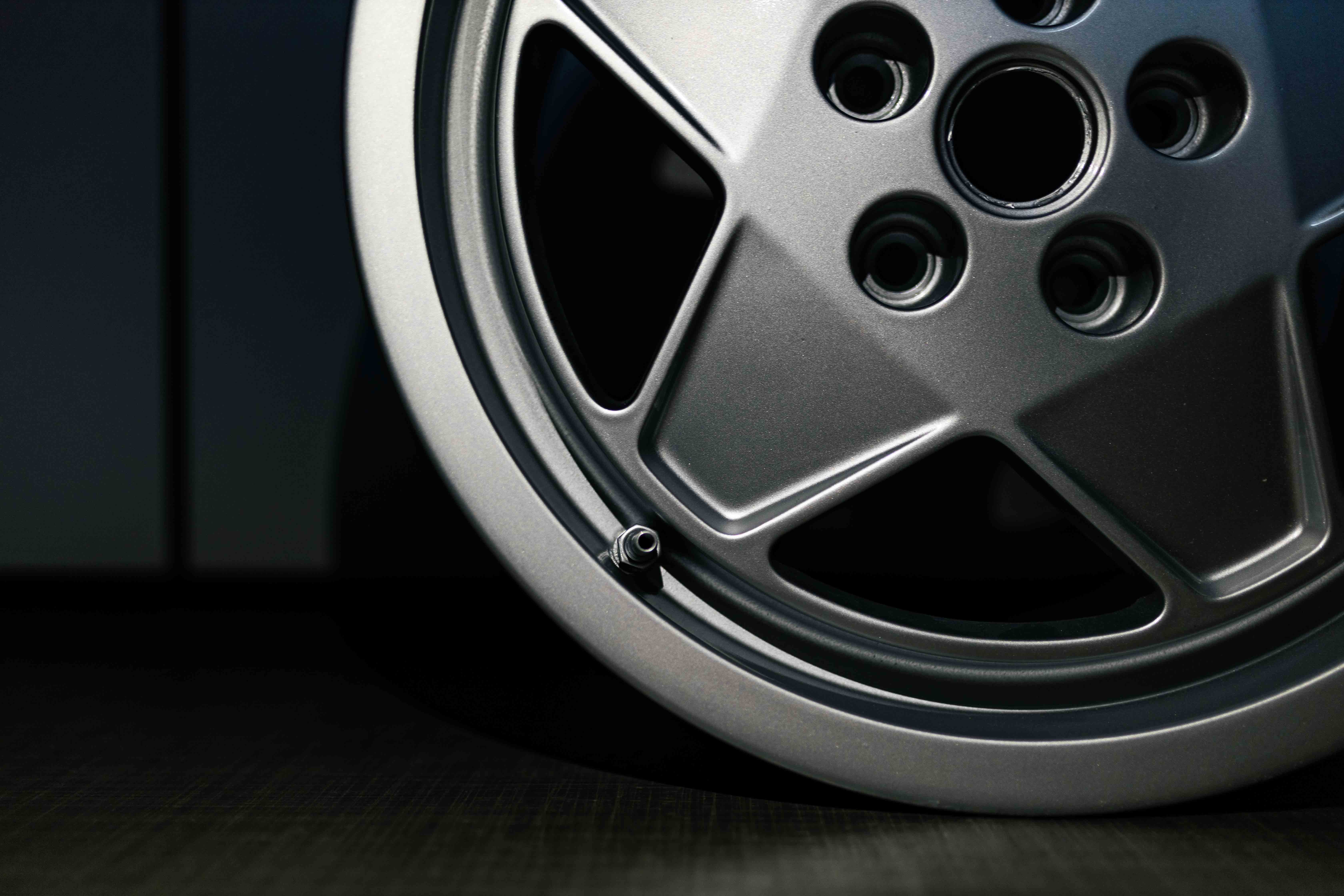 SET OF FERRARI TESTAROSSA WHEELS