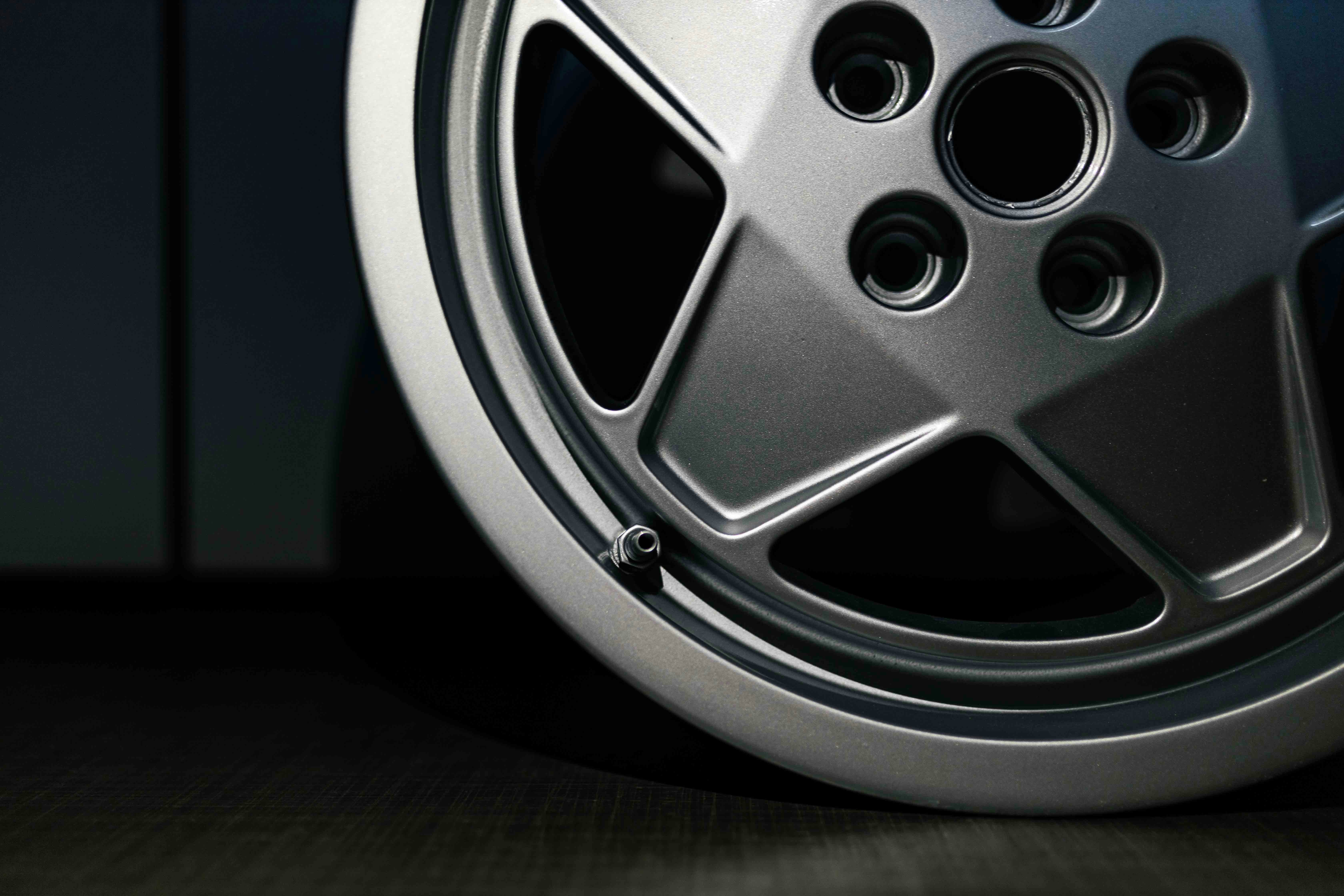 SET OF FERRARI TESTAROSSA WHEELS