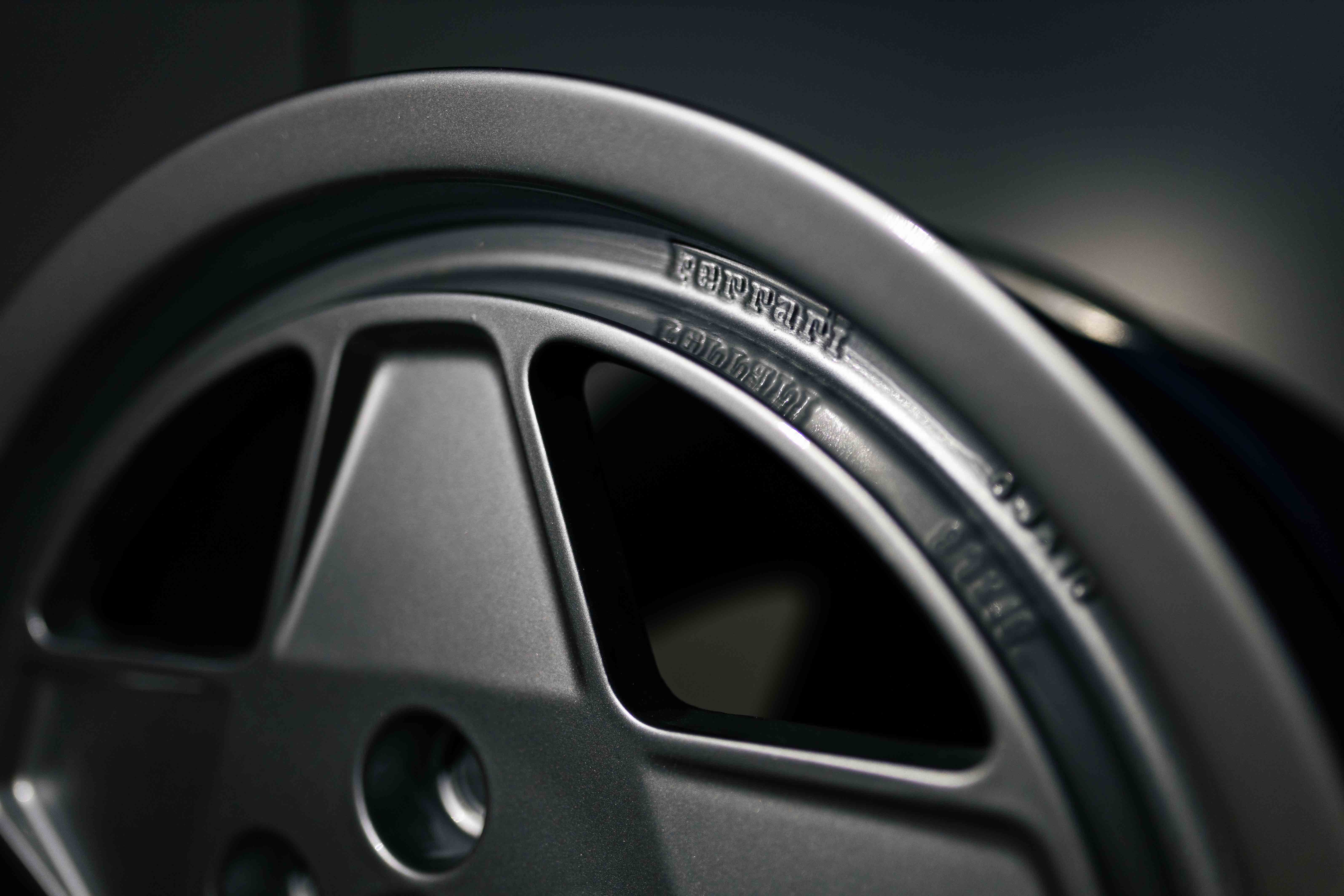 SET OF FERRARI TESTAROSSA WHEELS