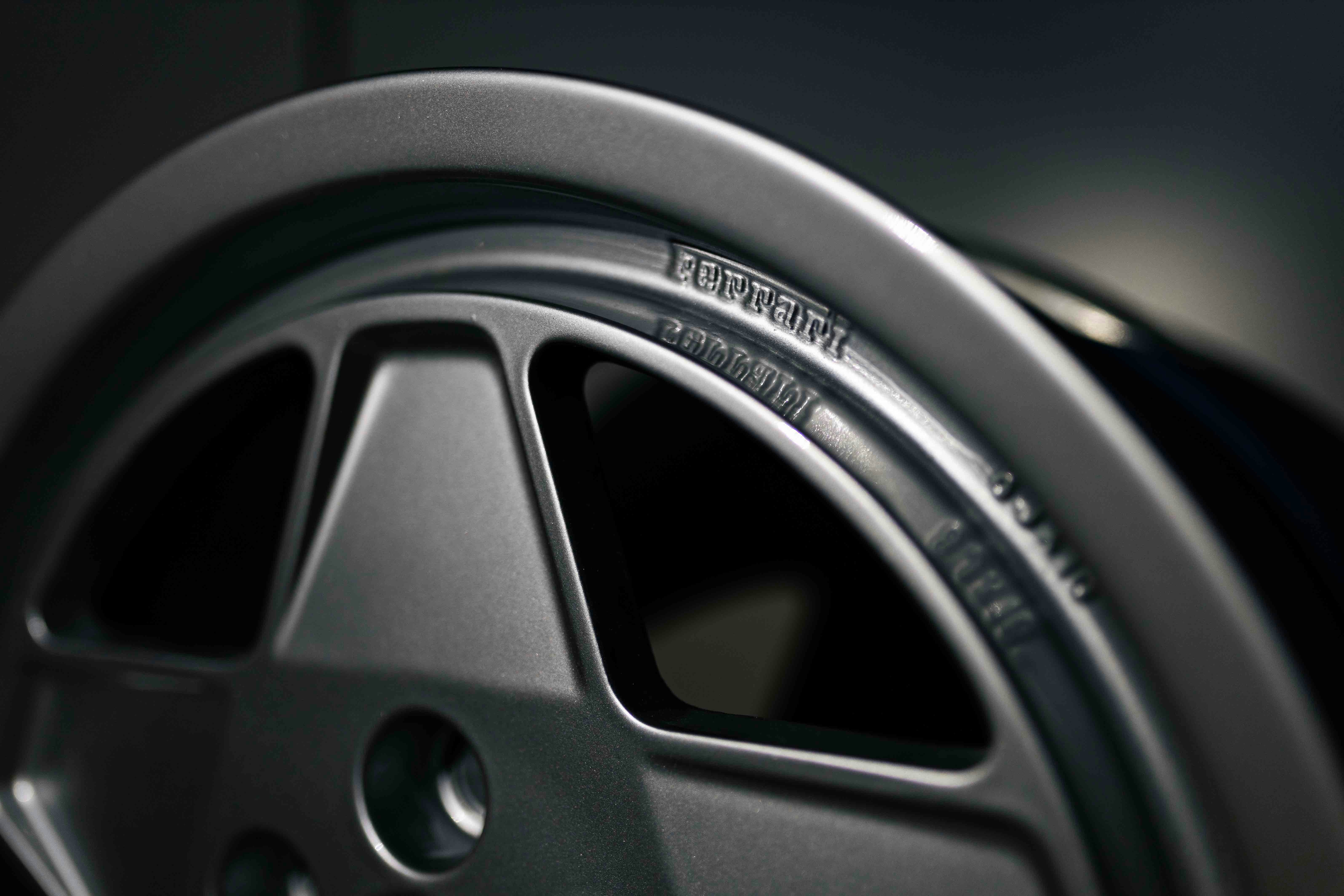 SET OF FERRARI TESTAROSSA WHEELS