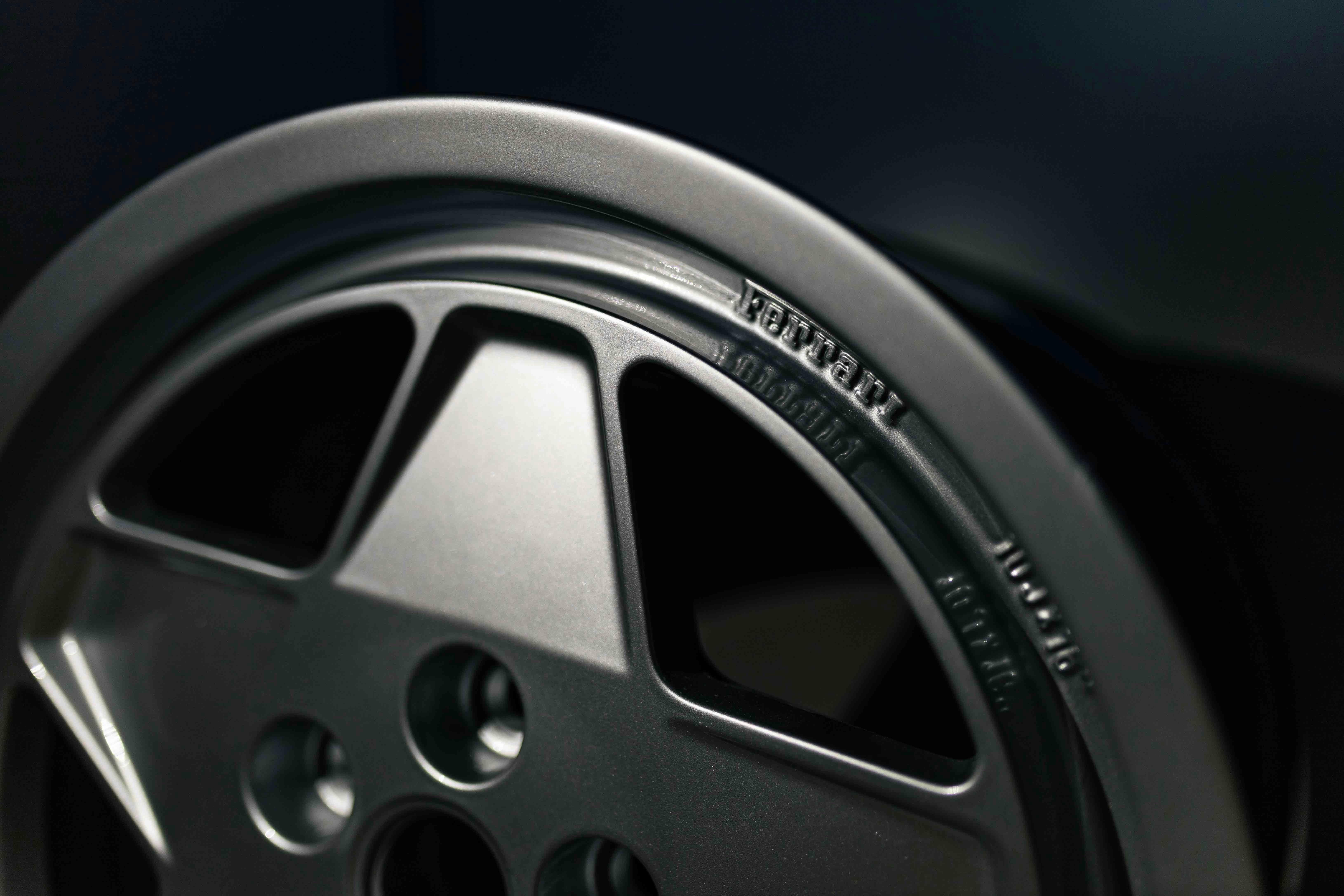 SET OF FERRARI TESTAROSSA WHEELS