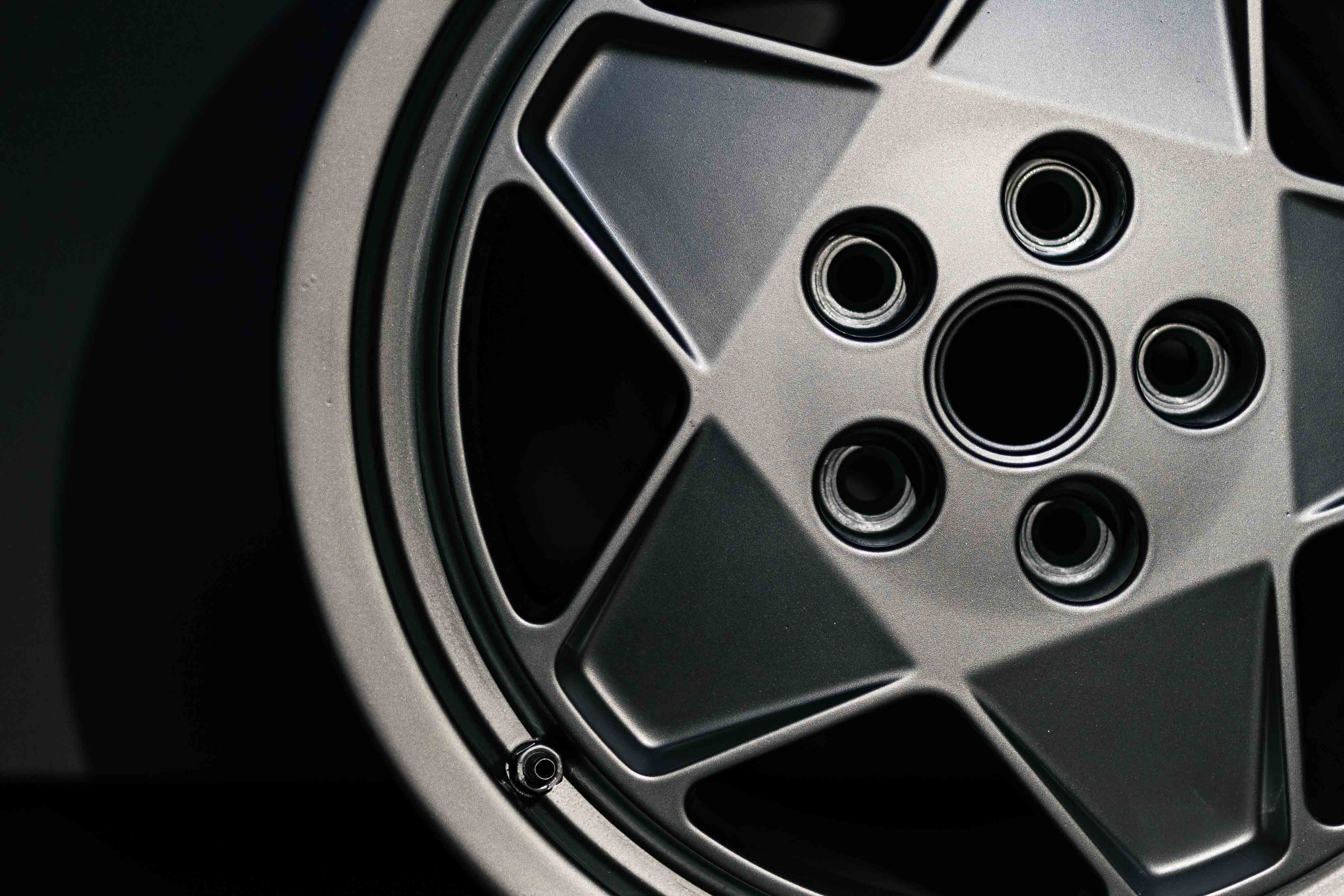 SET OF FERRARI TESTAROSSA WHEELS