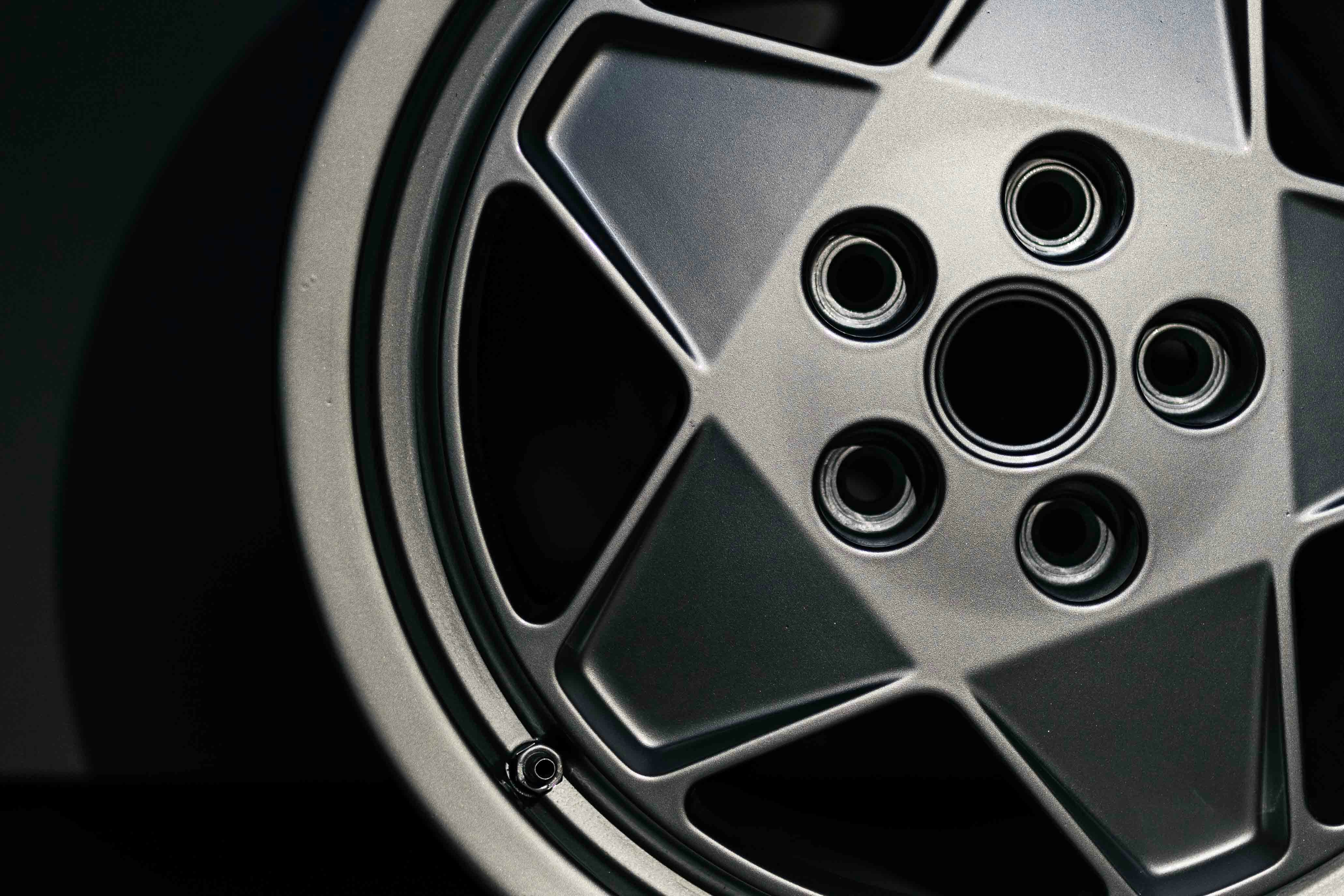 SET OF FERRARI TESTAROSSA WHEELS