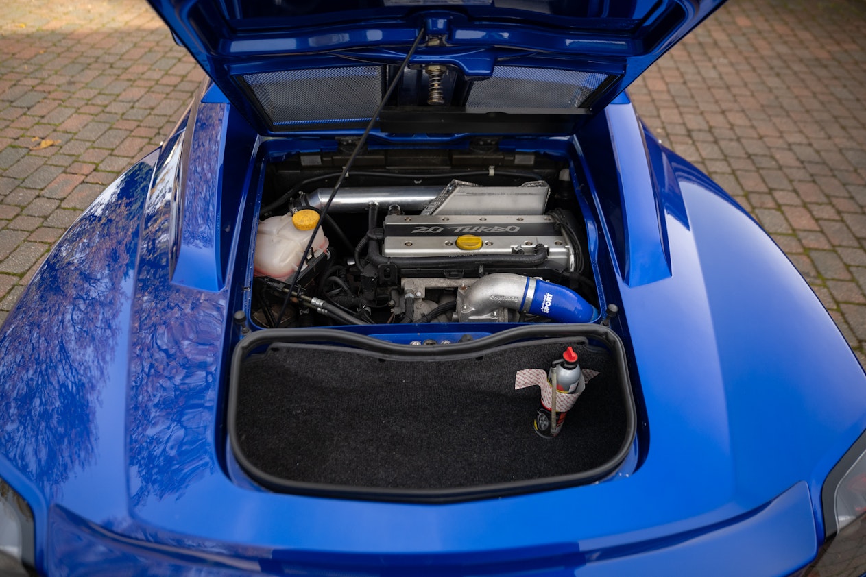 Vauxhall Vx220 Engine