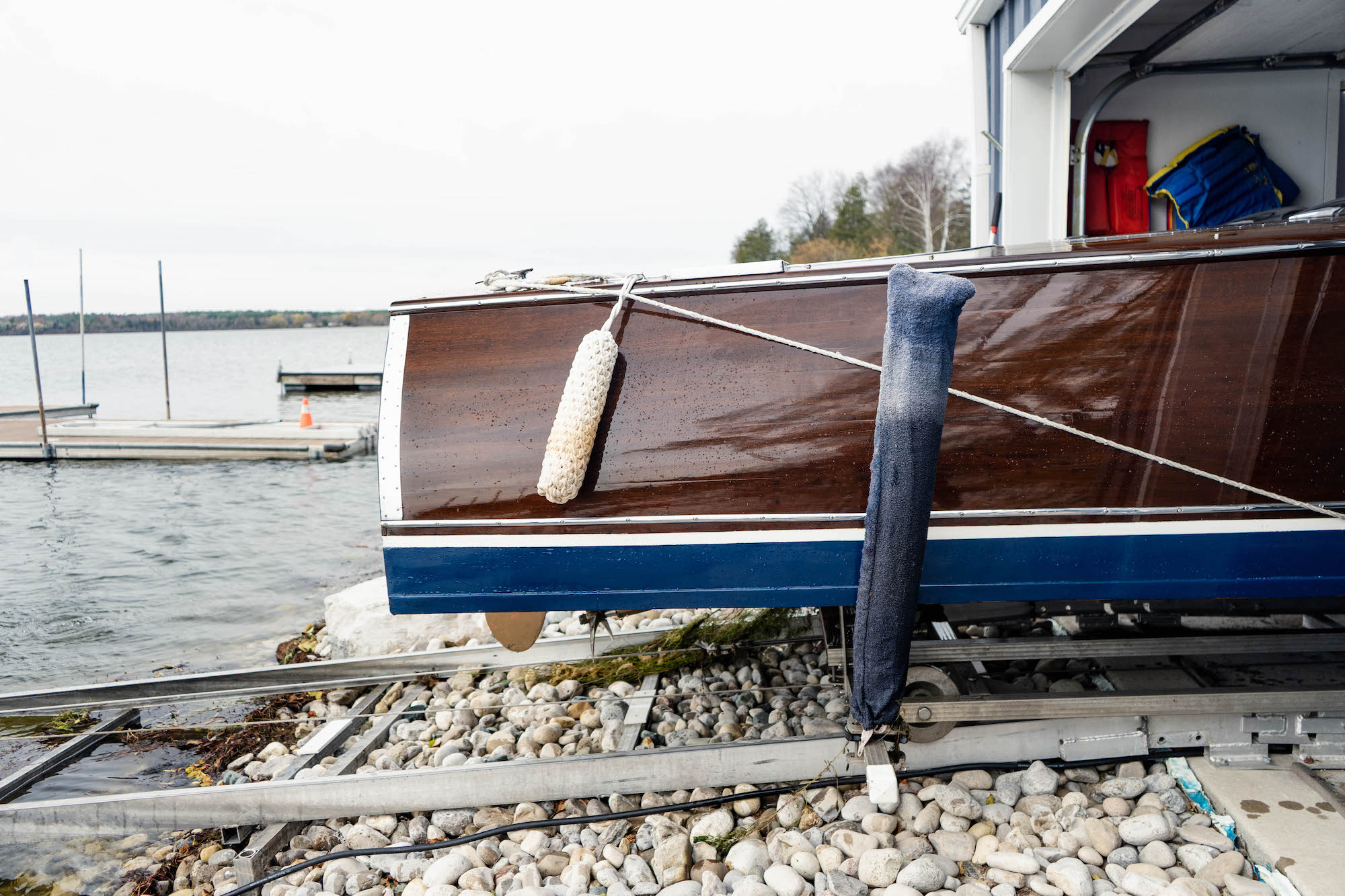 1956 DUKE 22' SPECIAL CLASSIC MOTORBOAT