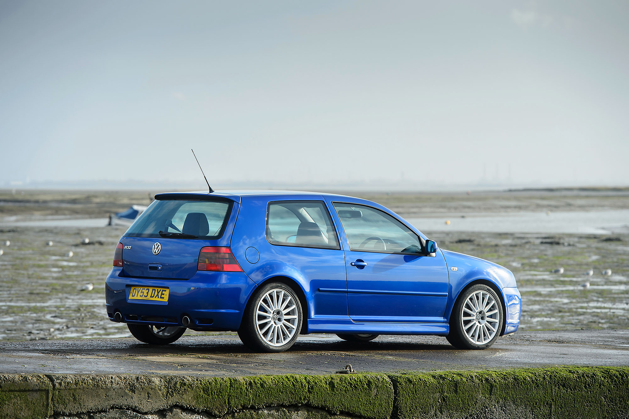 2003 VOLKSWAGEN GOLF (MK4) R32