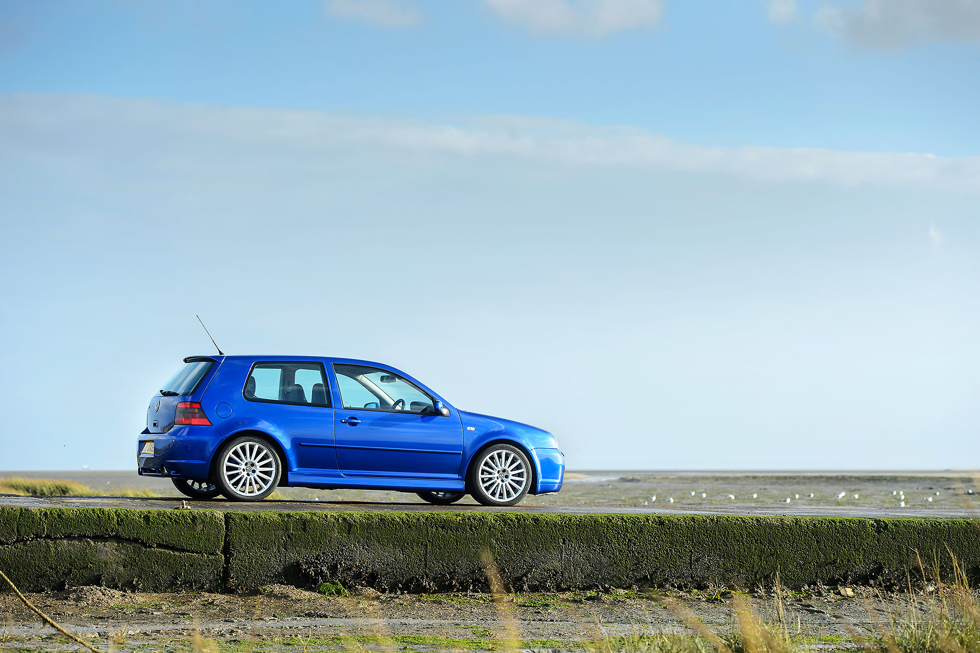 2003 VOLKSWAGEN GOLF (MK4) R32