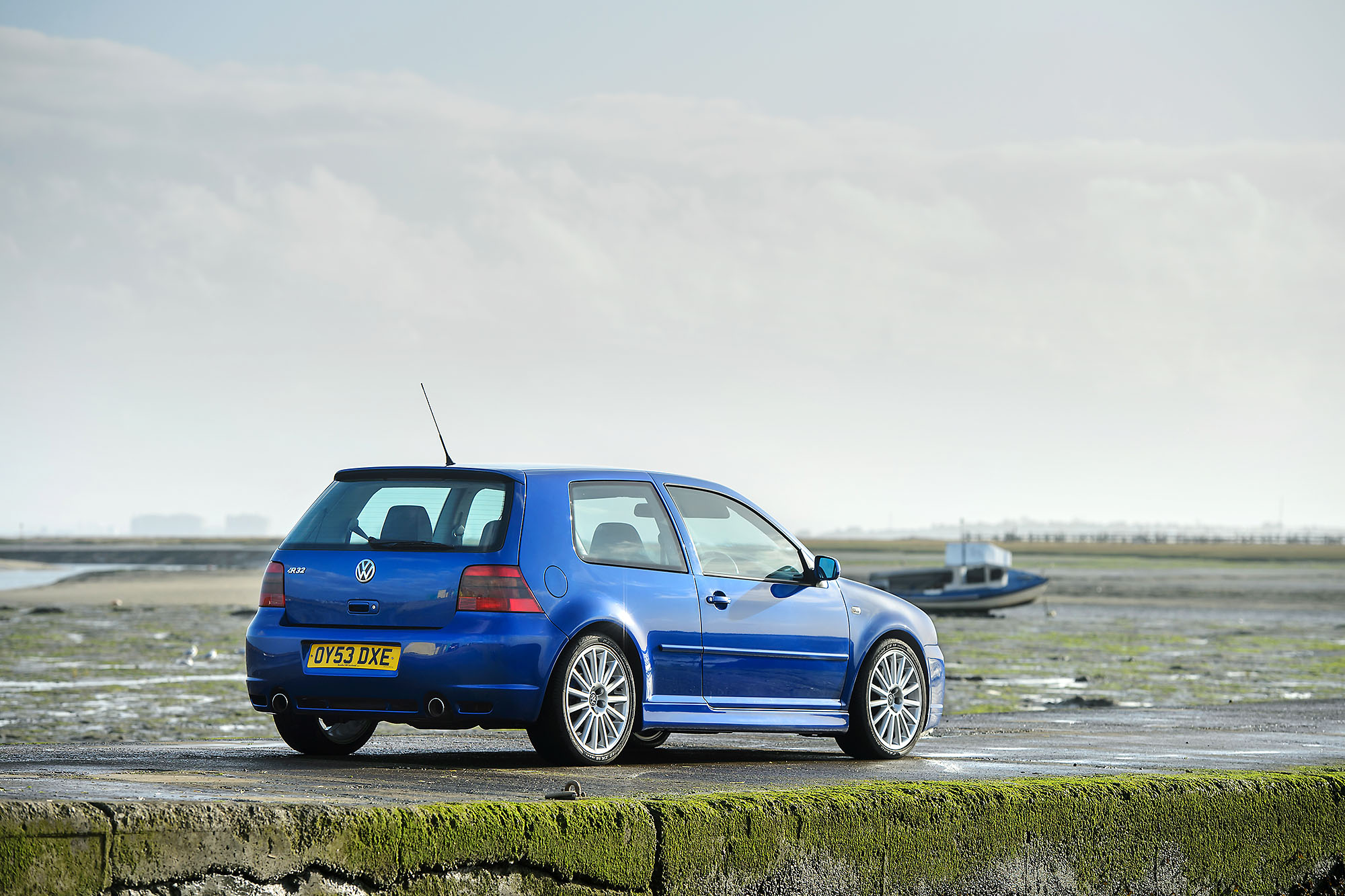 2003 VOLKSWAGEN GOLF (MK4) R32