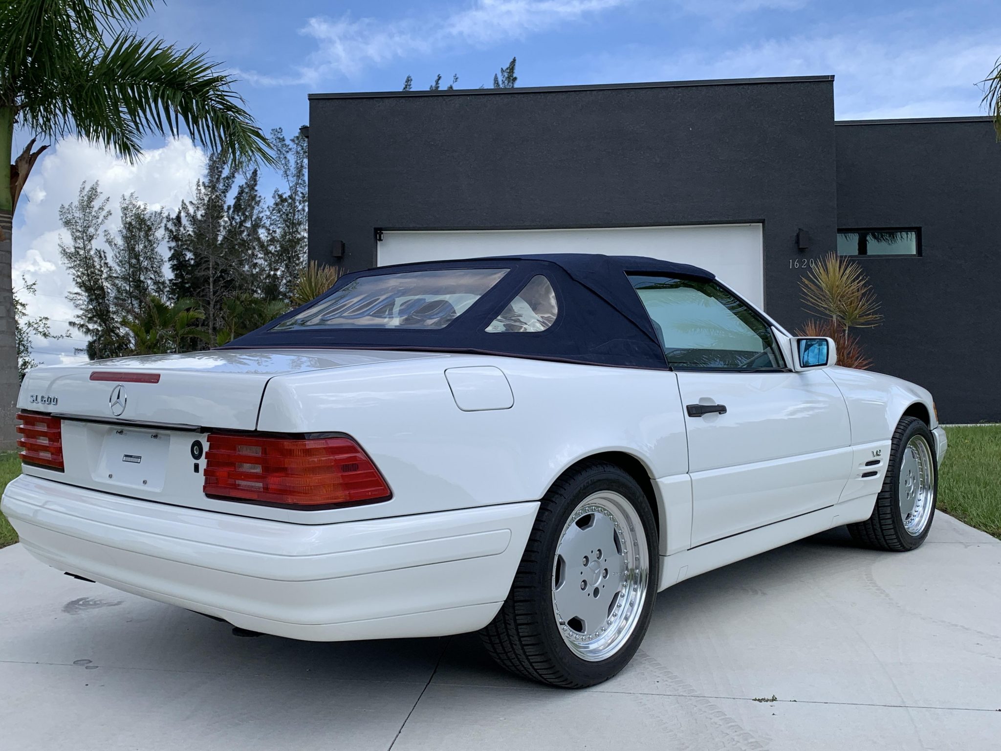 1997 MERCEDES-BENZ (R129) SL600 - 37,500 MILES