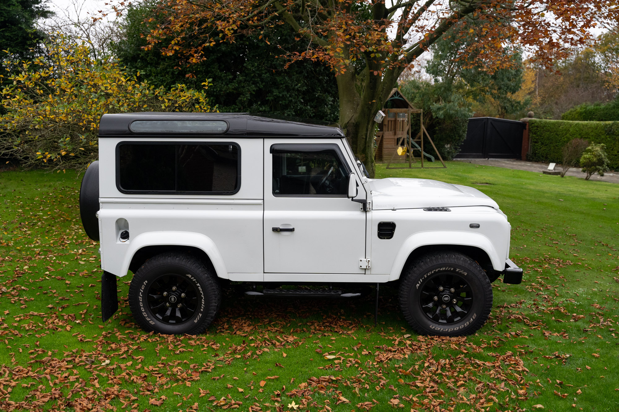 2015 LAND ROVER DEFENDER 90 XS - 34,404 MILES