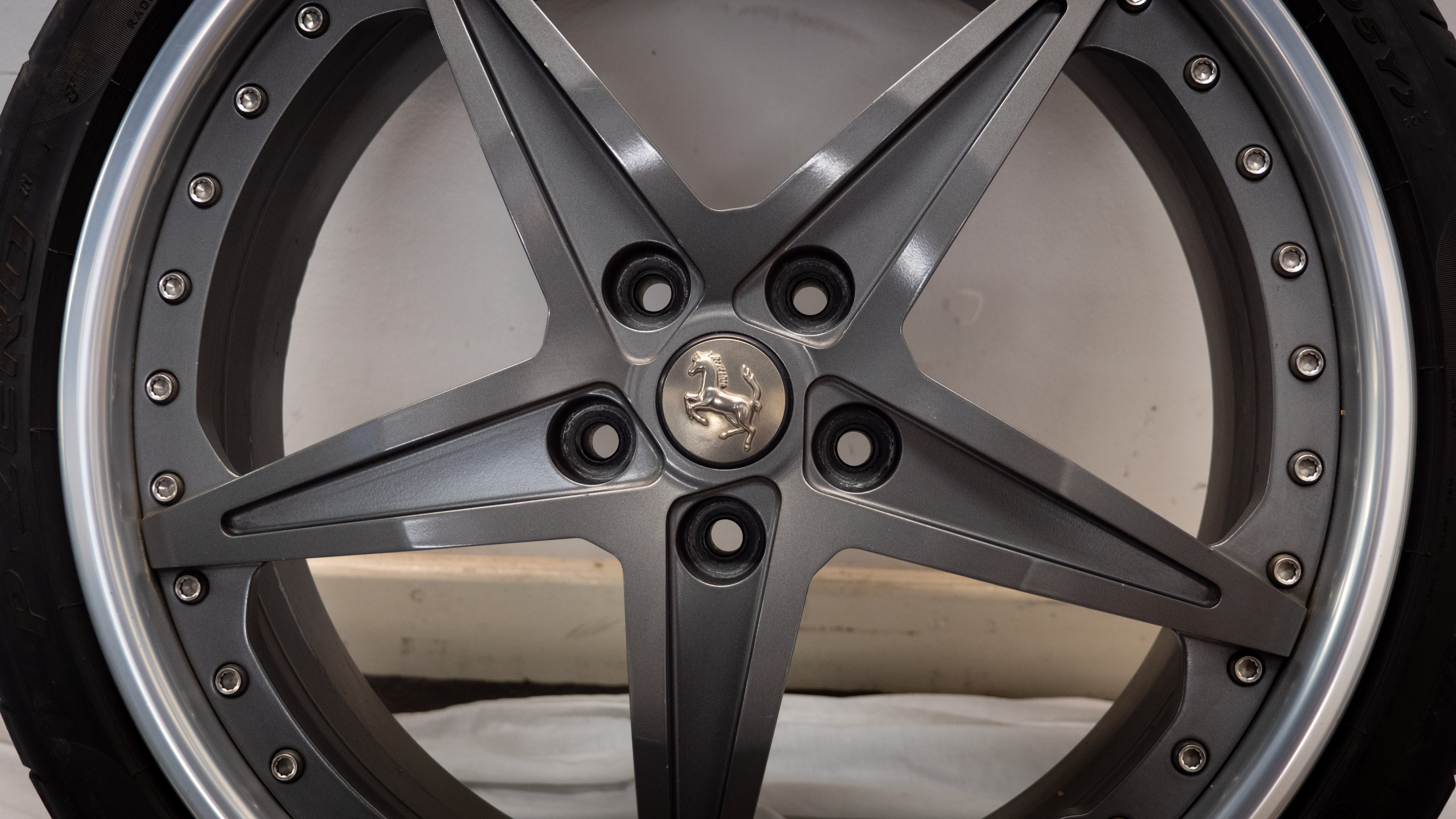 SET OF FERRARI 599 HGTE WHEELS AND TYRES