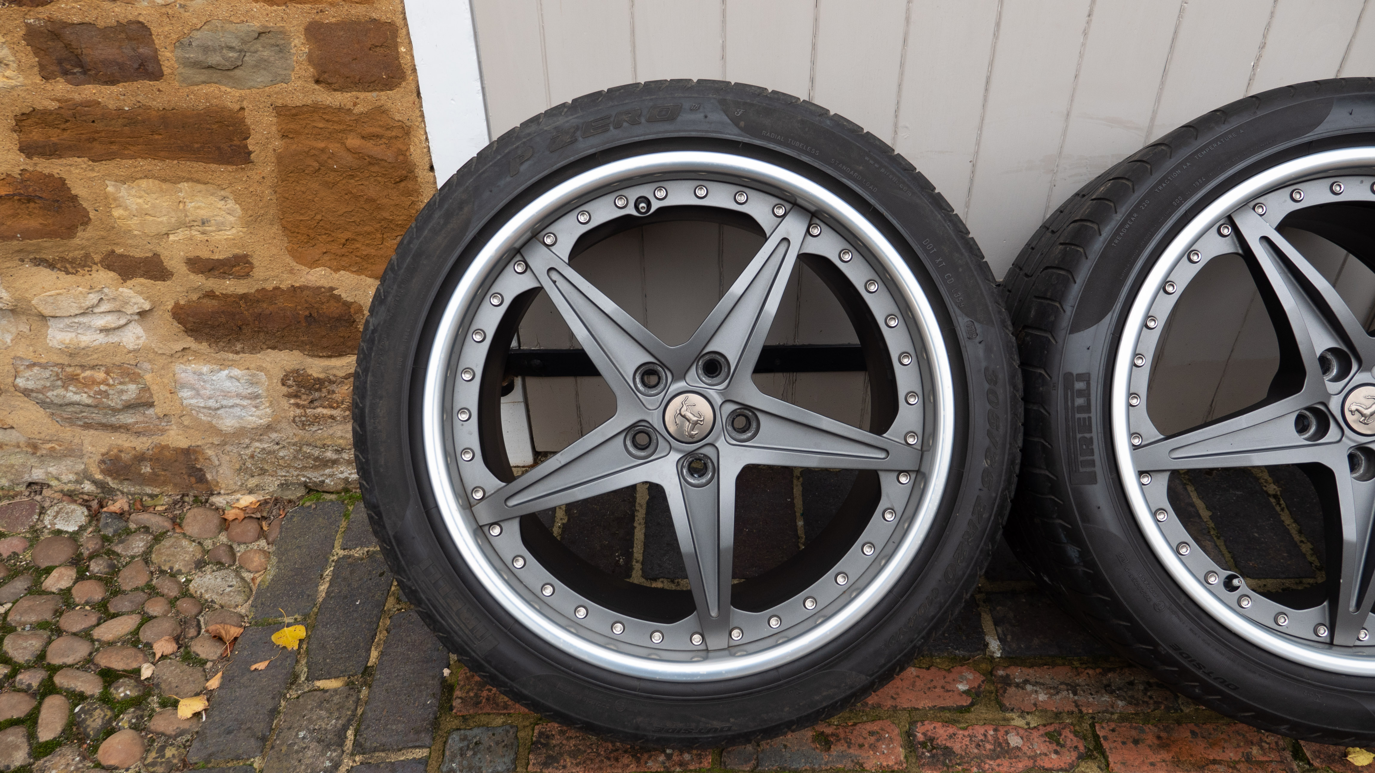 SET OF FERRARI 599 HGTE WHEELS AND TYRES