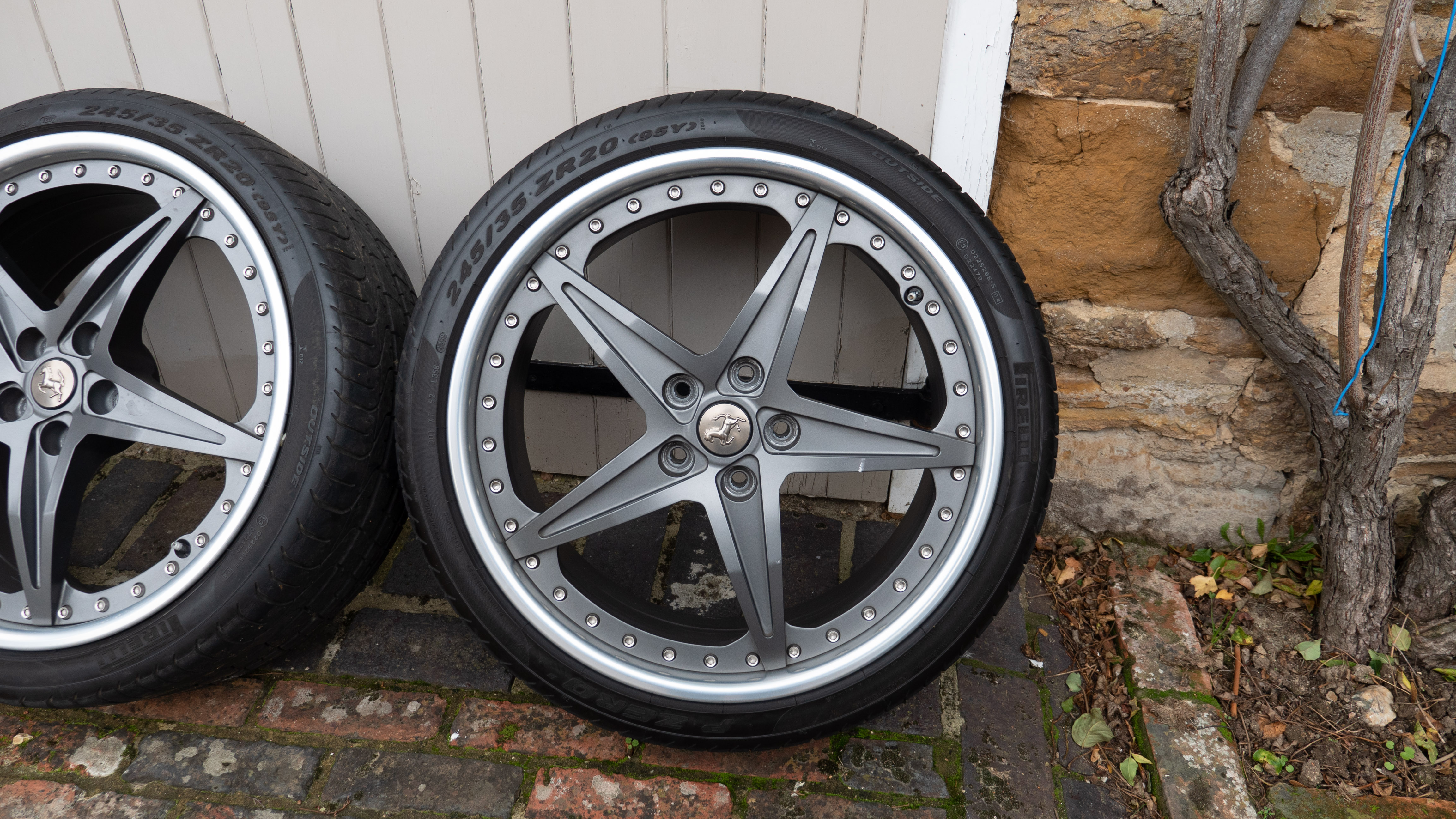 SET OF FERRARI 599 HGTE WHEELS AND TYRES