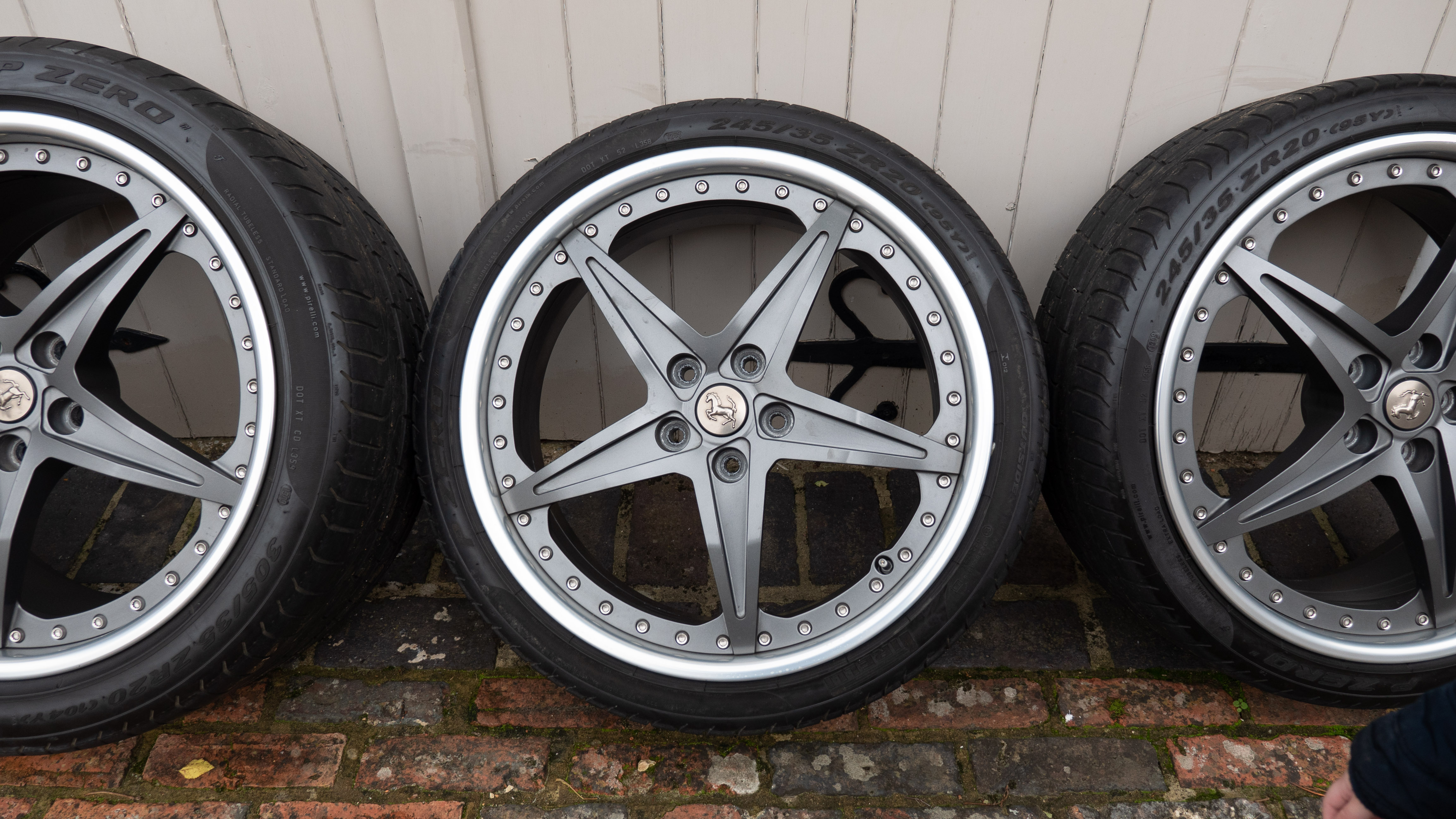 SET OF FERRARI 599 HGTE WHEELS AND TYRES