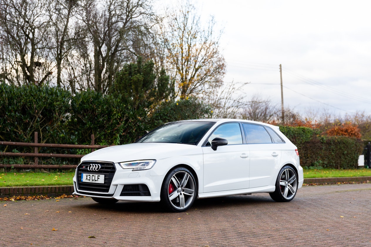 Audi A3 Sportback White Black Edition