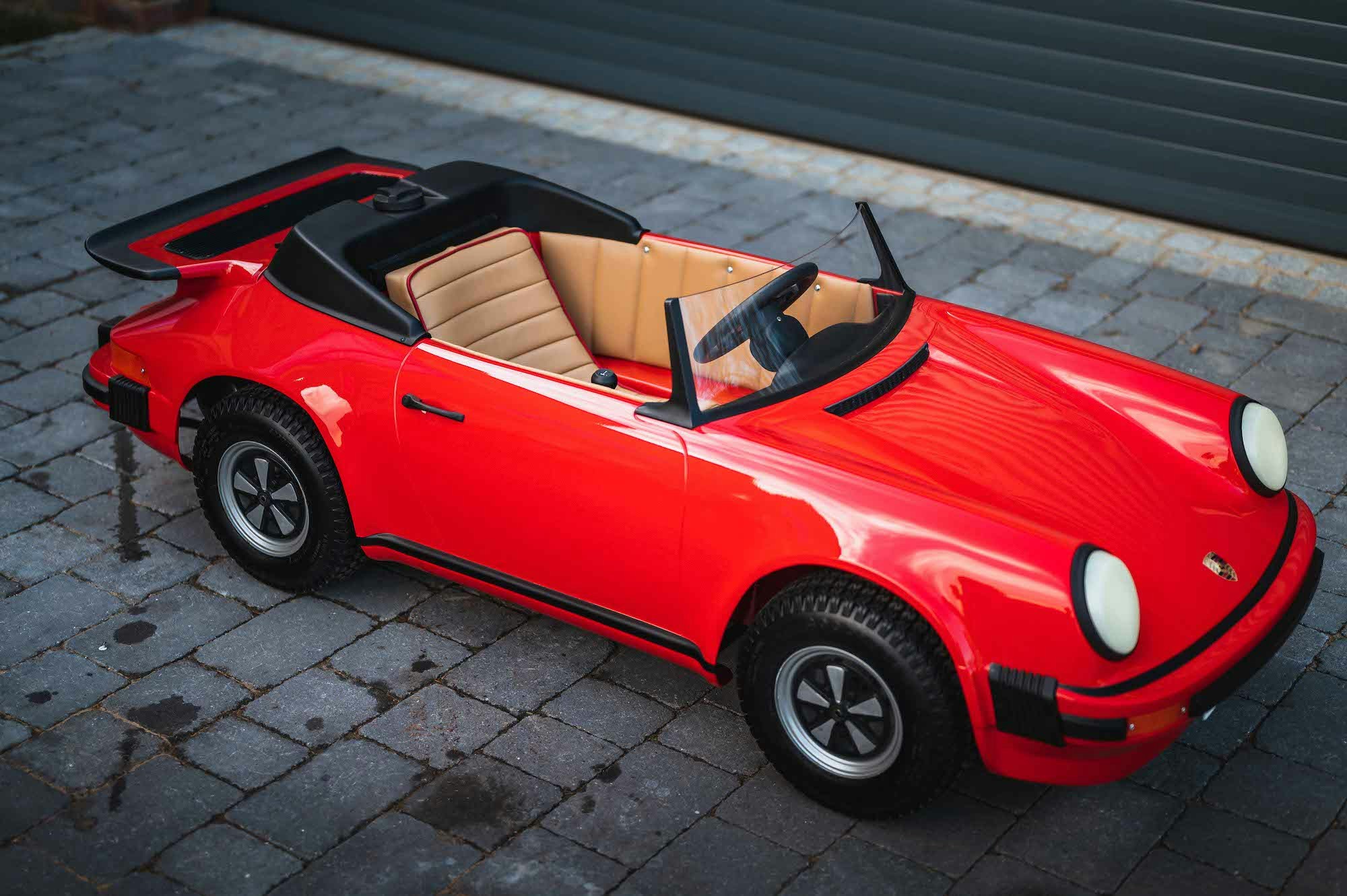 PORSCHE 911 CARRERA JUNIOR CHILDREN'S CAR