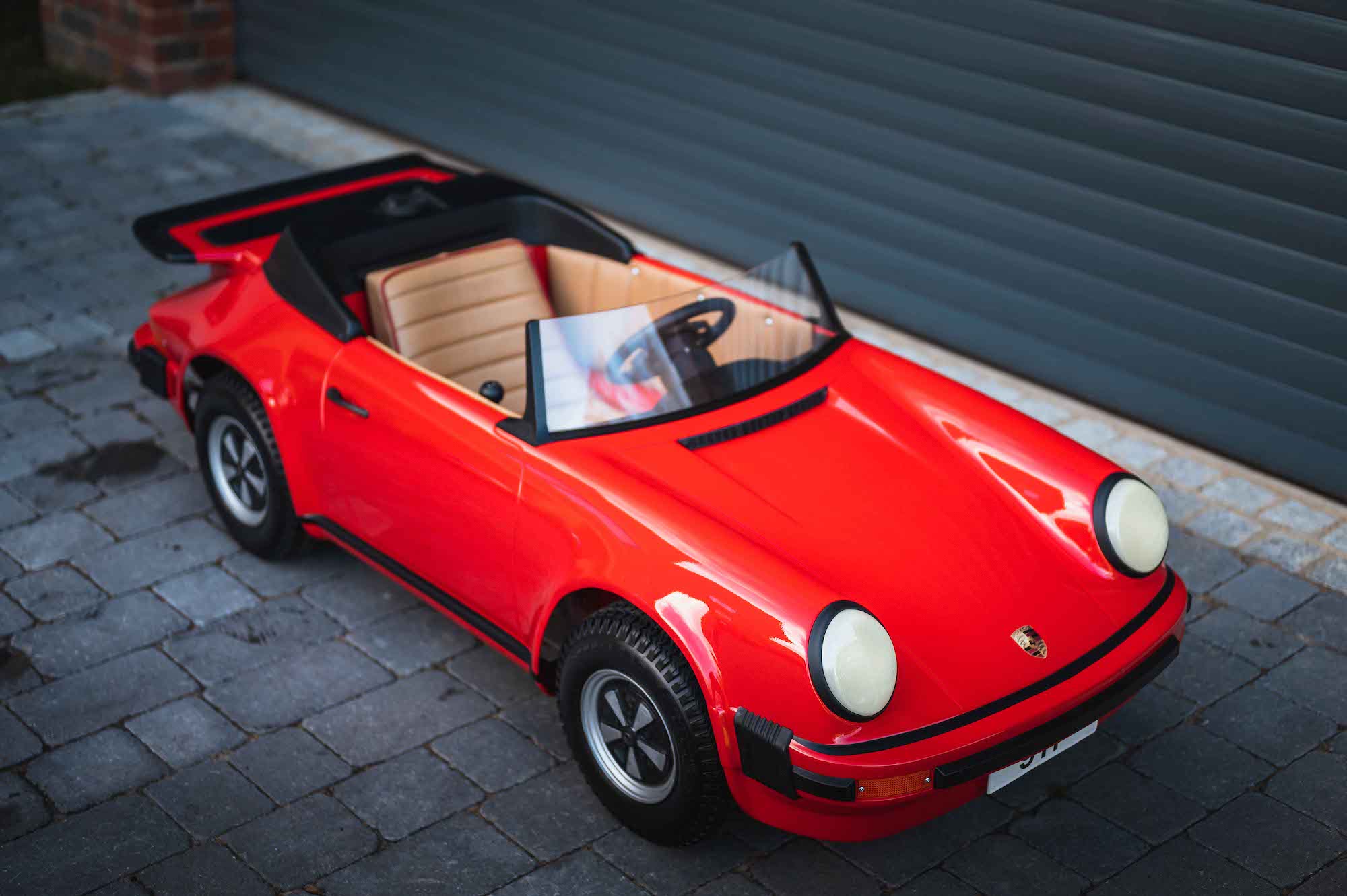 PORSCHE 911 CARRERA JUNIOR CHILDREN'S CAR