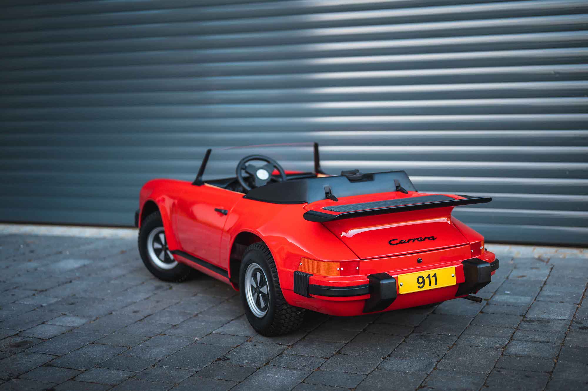 PORSCHE 911 CARRERA JUNIOR CHILDREN'S CAR