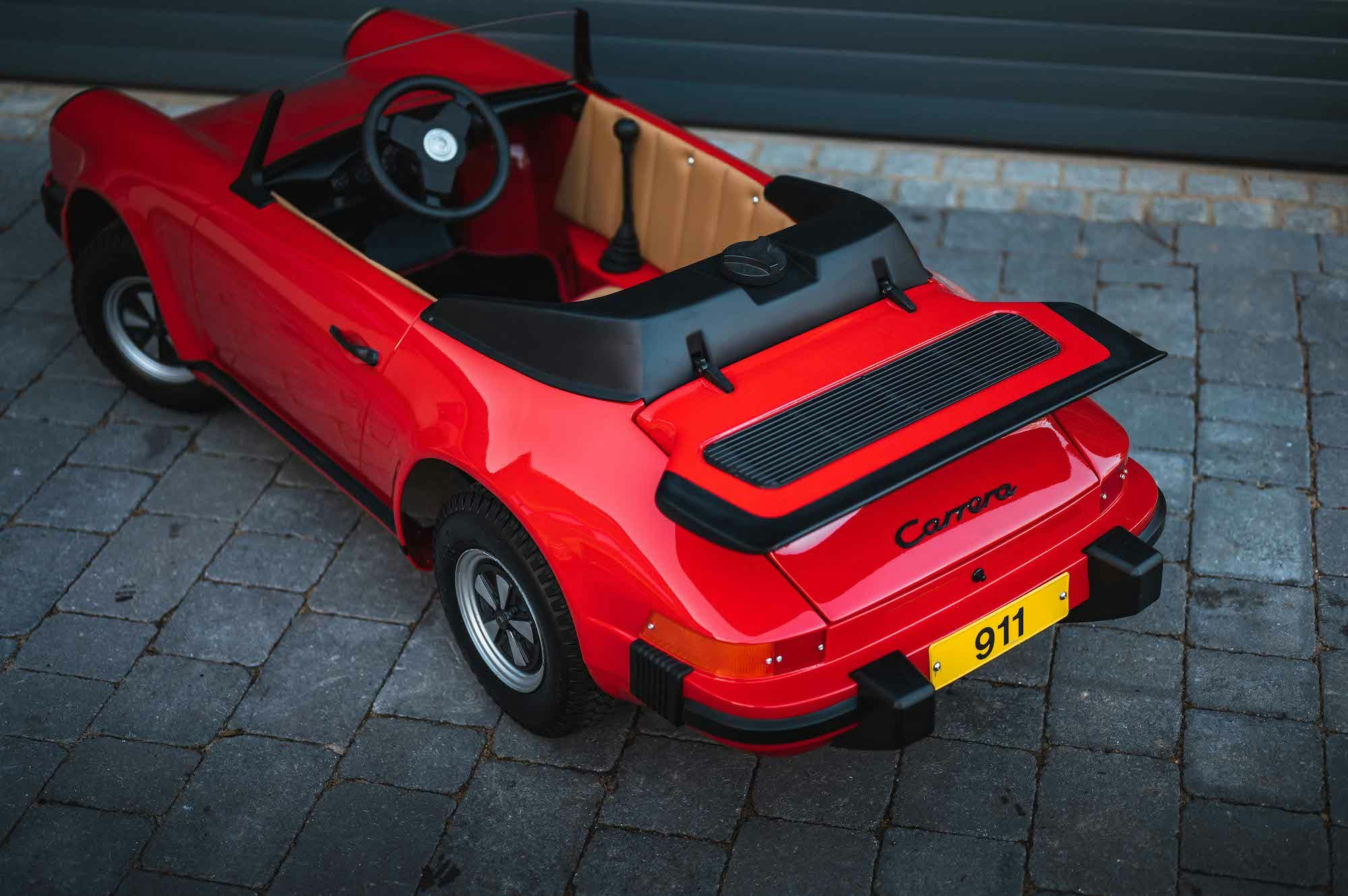 PORSCHE 911 CARRERA JUNIOR CHILDREN'S CAR