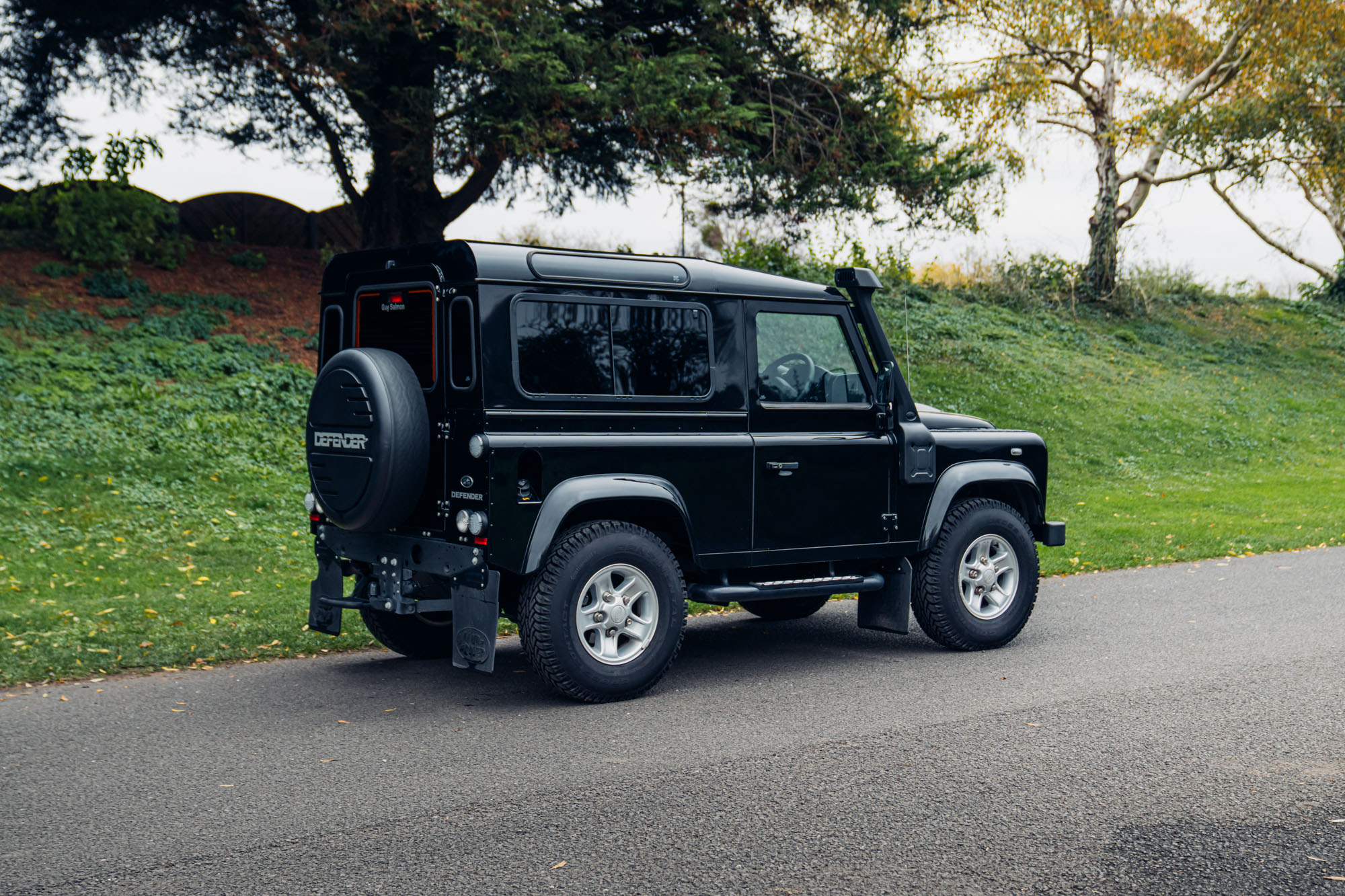 2016 LAND ROVER DEFENDER 90 XS - 2,220 MILES