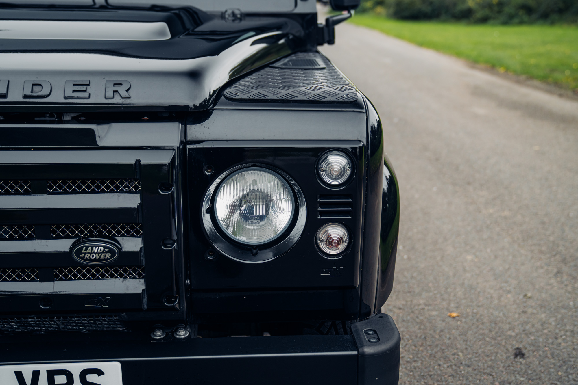 2016 LAND ROVER DEFENDER 90 XS - 2,220 MILES