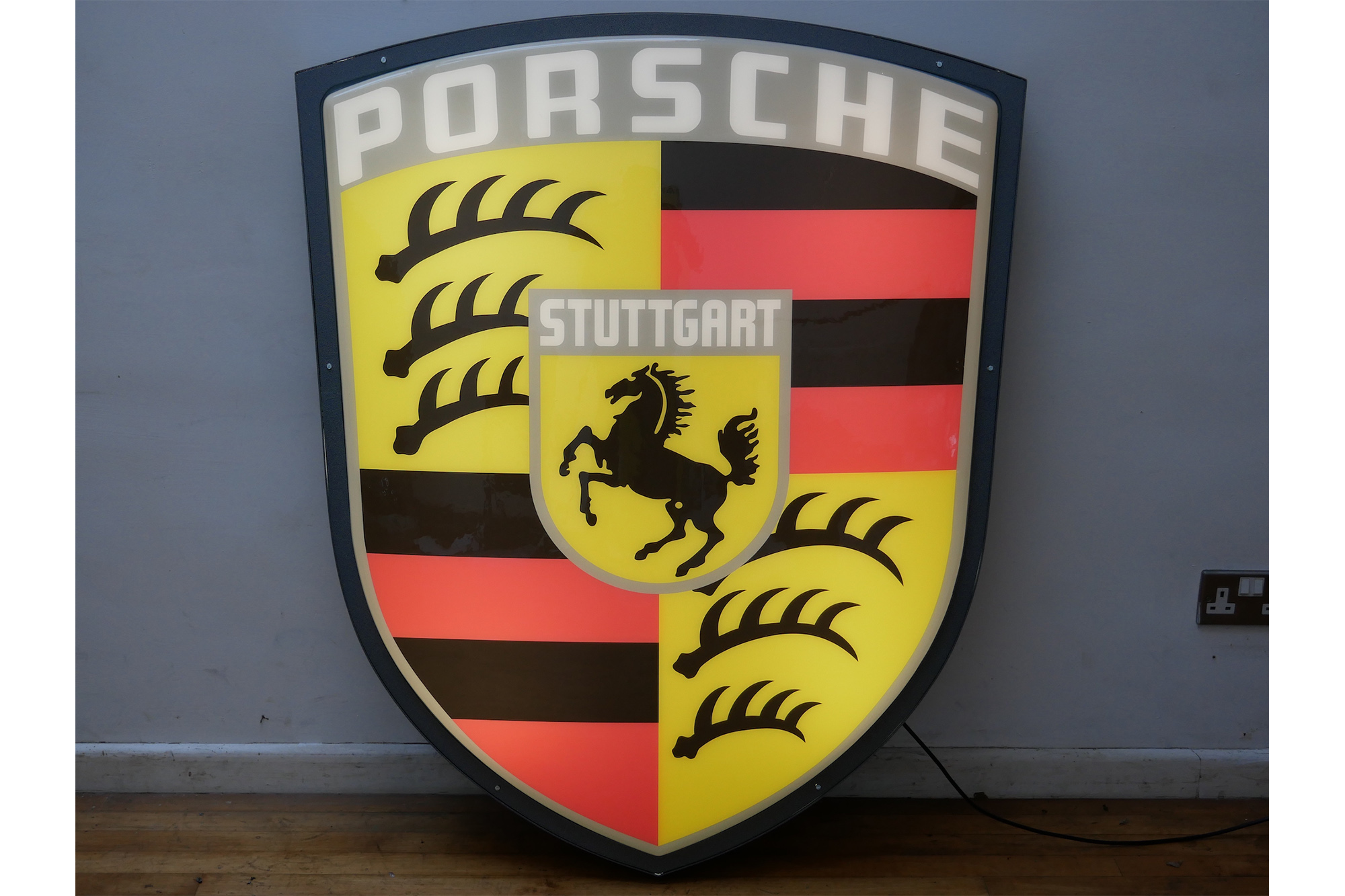 LARGE PORSCHE ILLUMINATED CREST SIGN