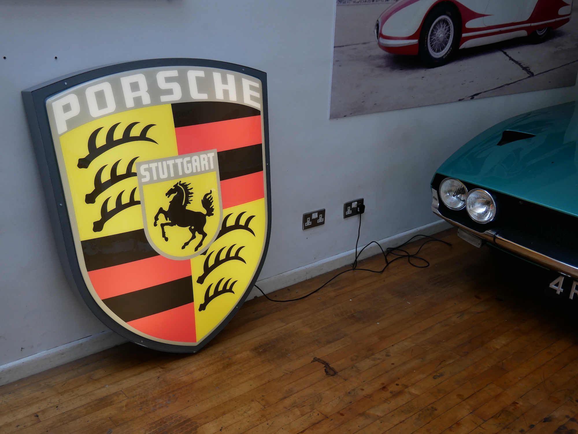 LARGE PORSCHE ILLUMINATED CREST SIGN