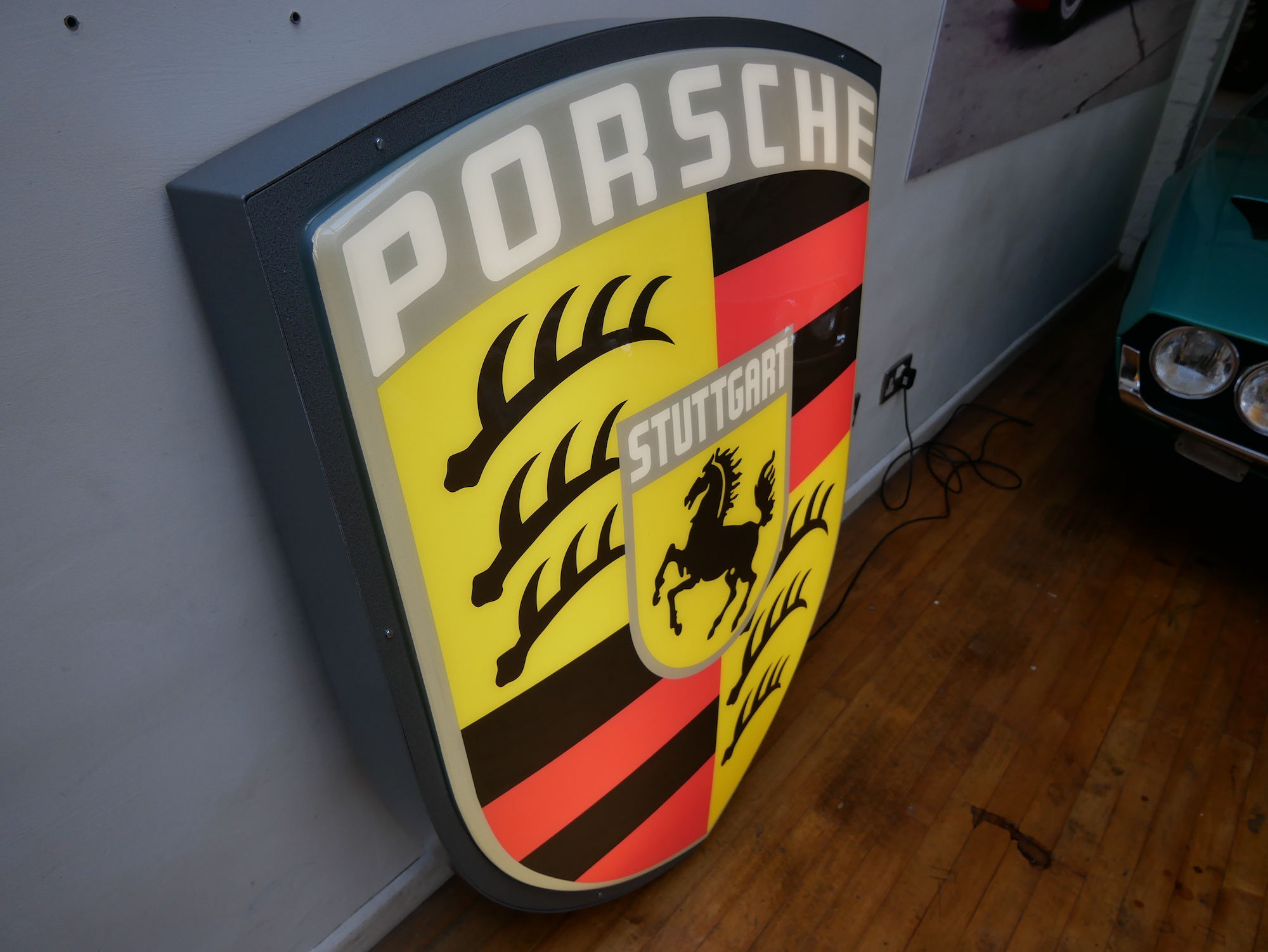 LARGE PORSCHE ILLUMINATED CREST SIGN