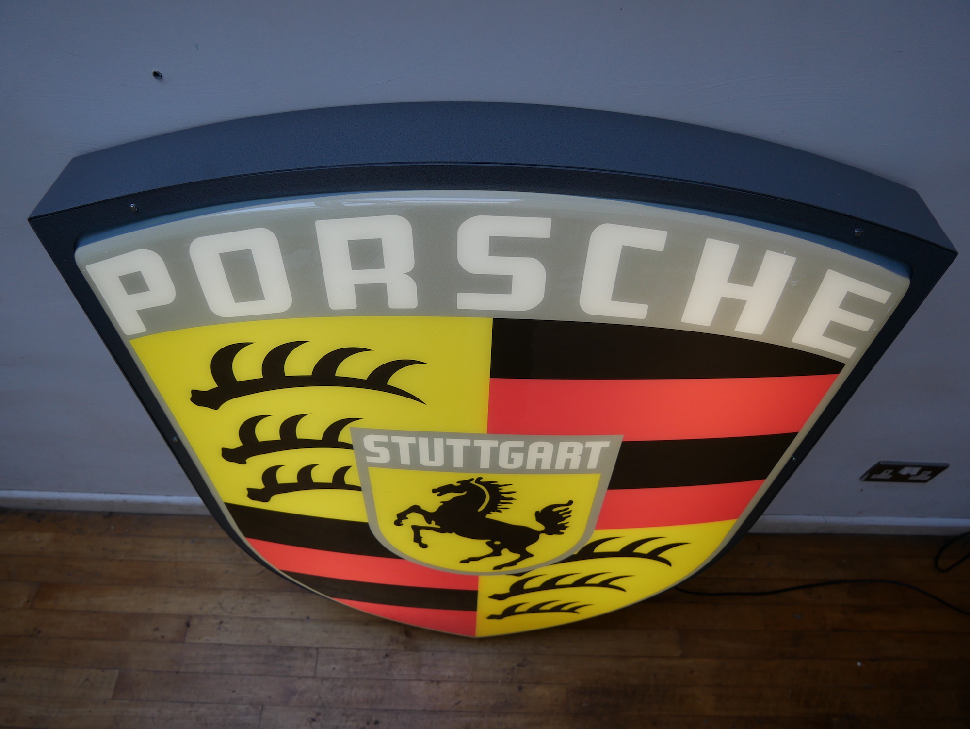LARGE PORSCHE ILLUMINATED CREST SIGN