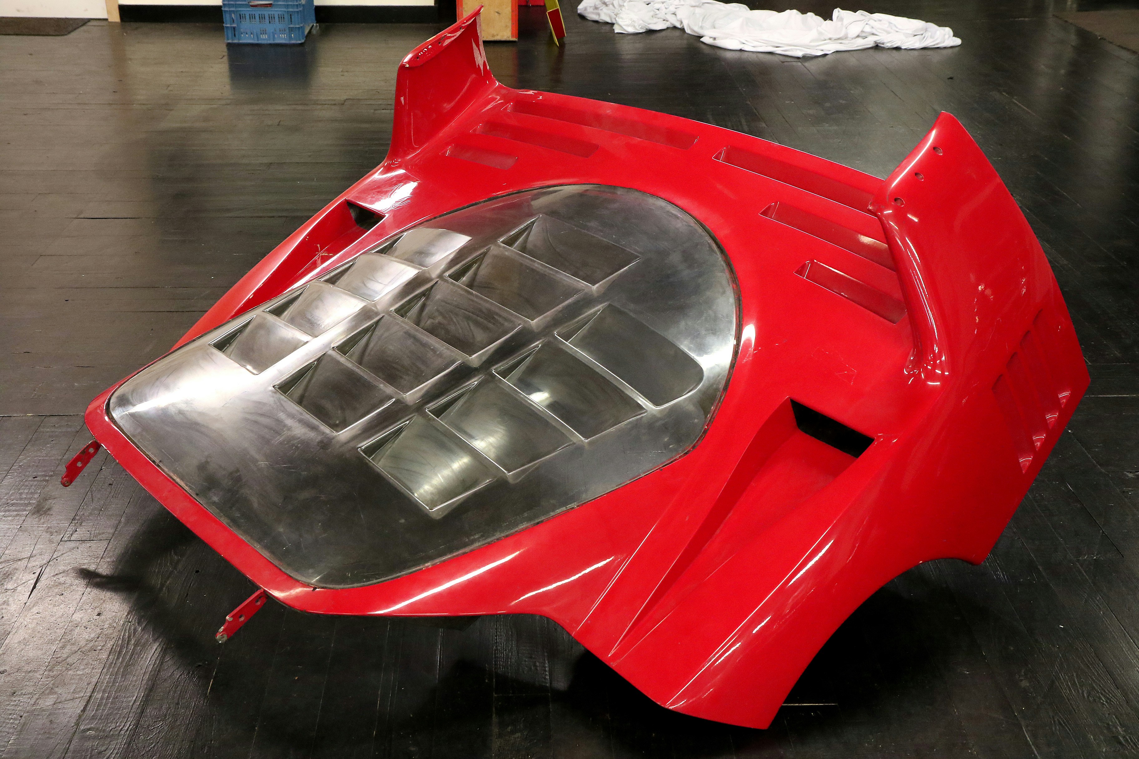 FERRARI F40 POLYCARBONATE ENGINE COVER