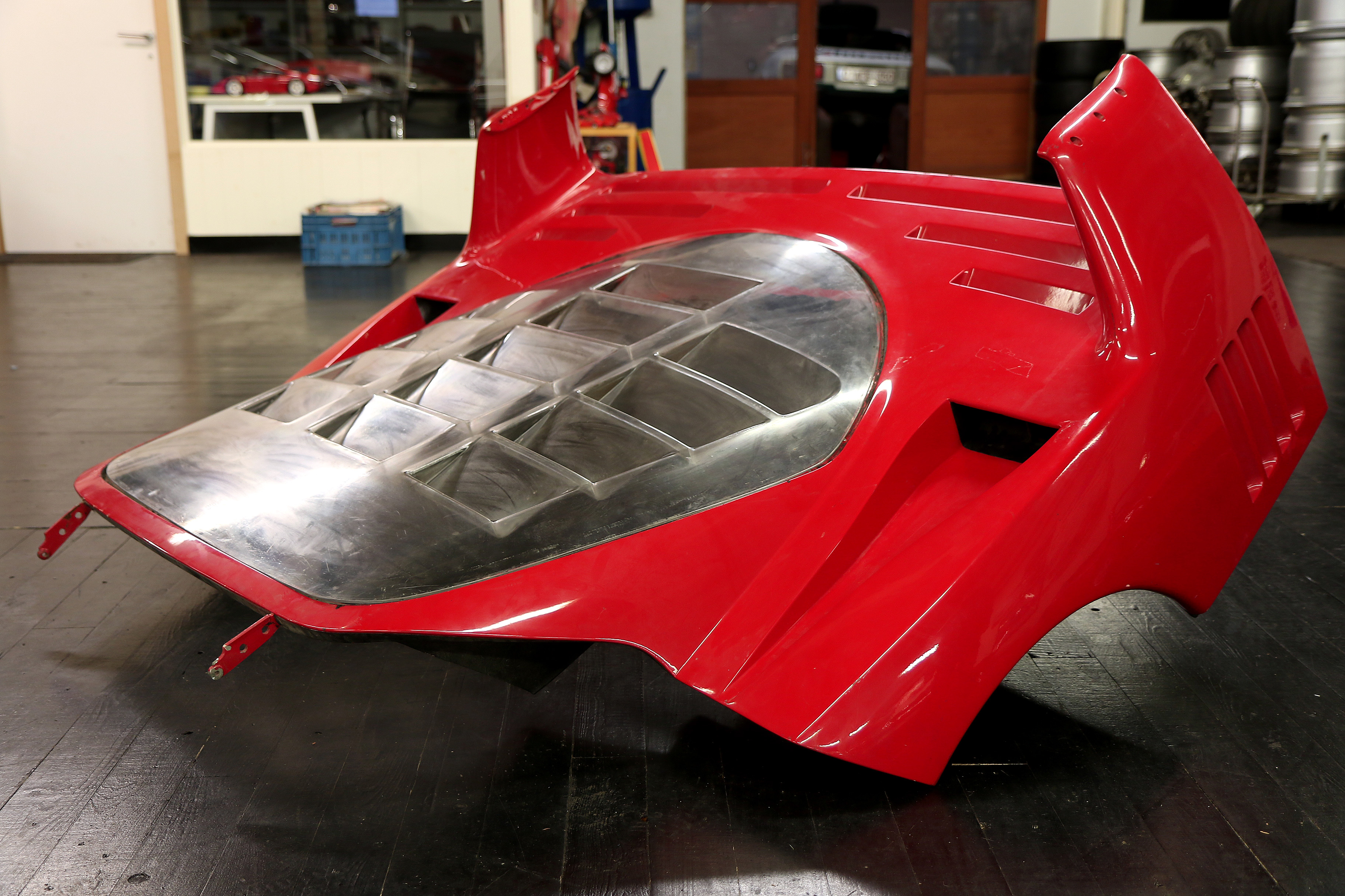 FERRARI F40 POLYCARBONATE ENGINE COVER