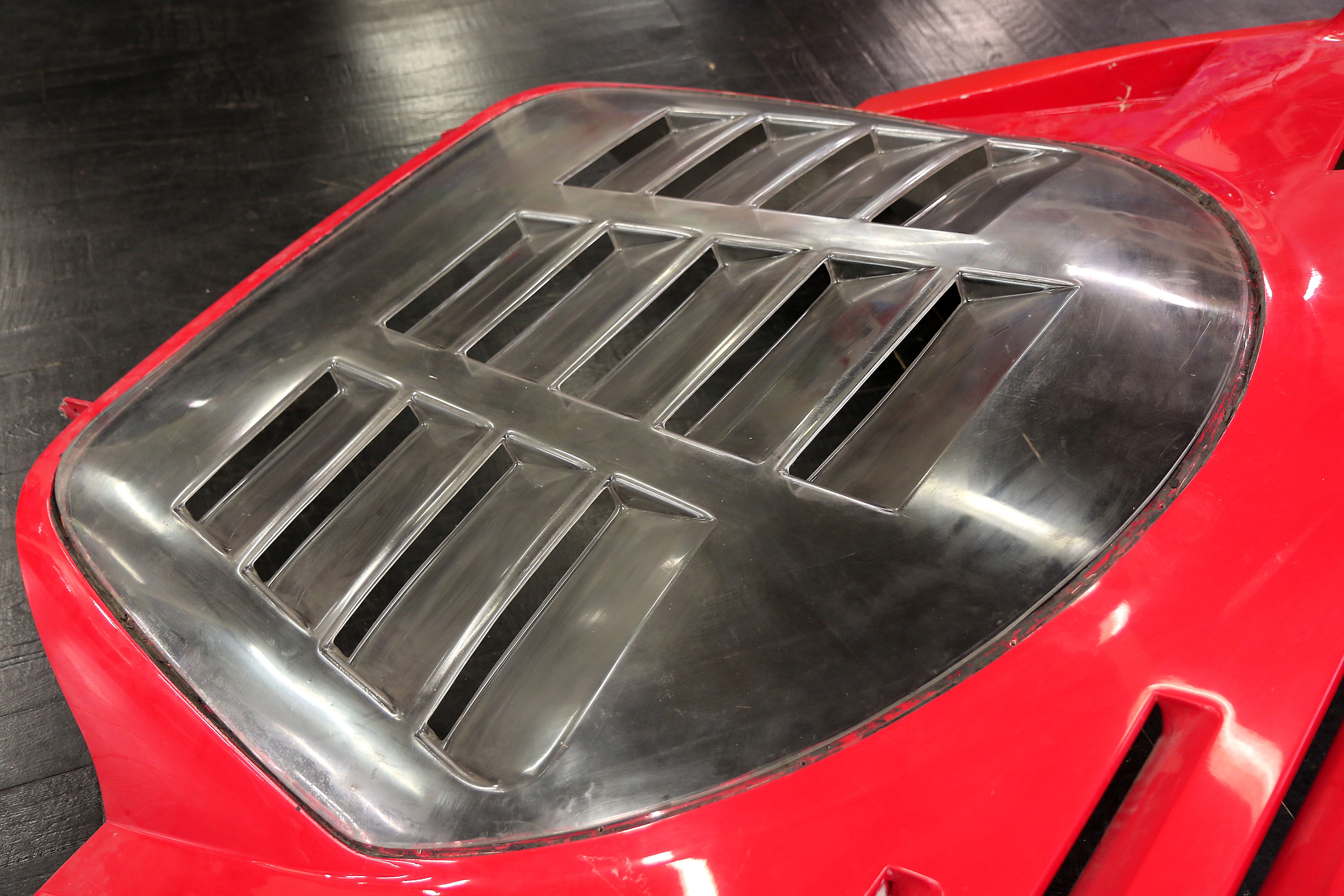 FERRARI F40 POLYCARBONATE ENGINE COVER