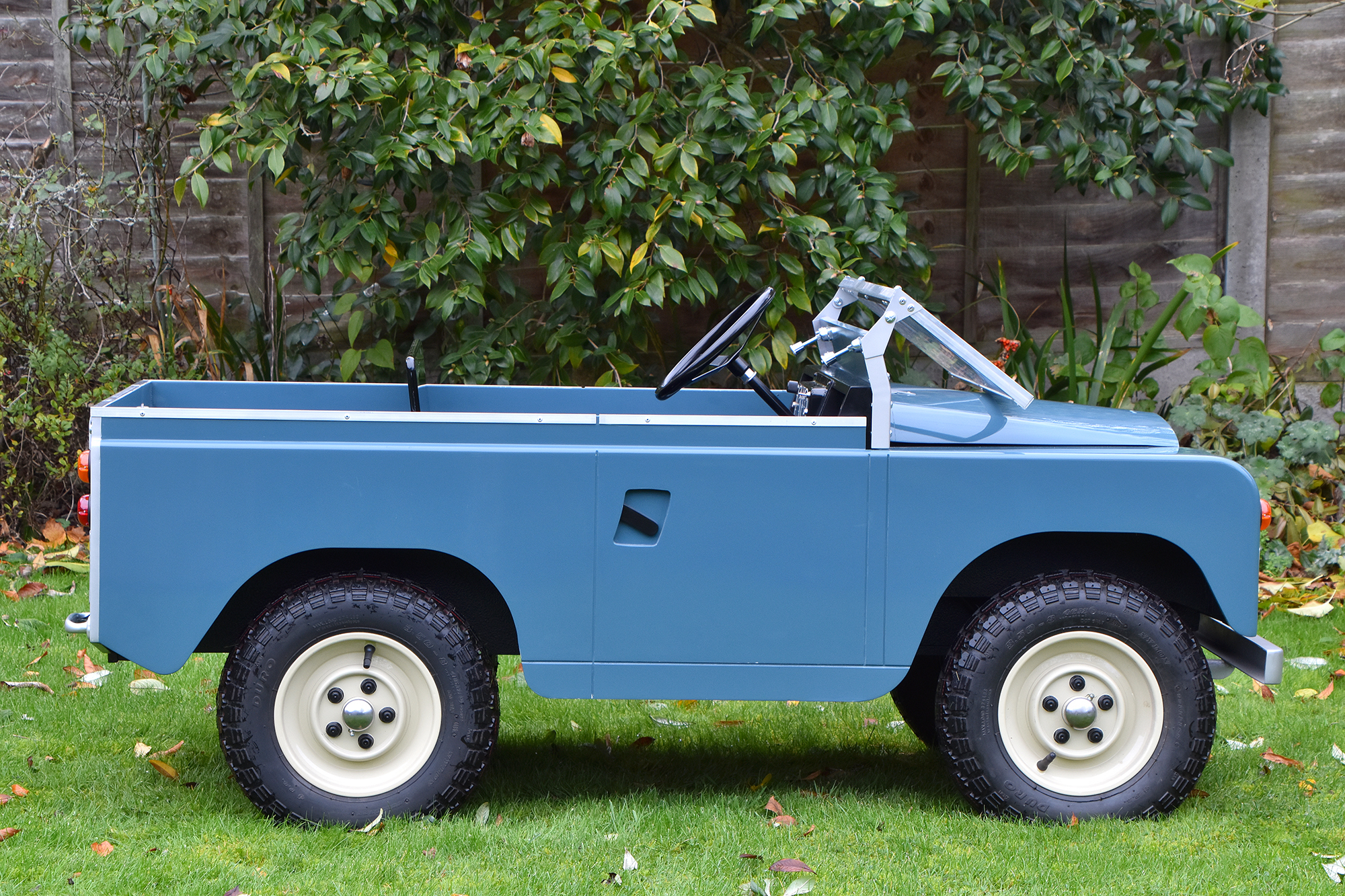 TOYLANDER 2 CHILDREN'S CAR