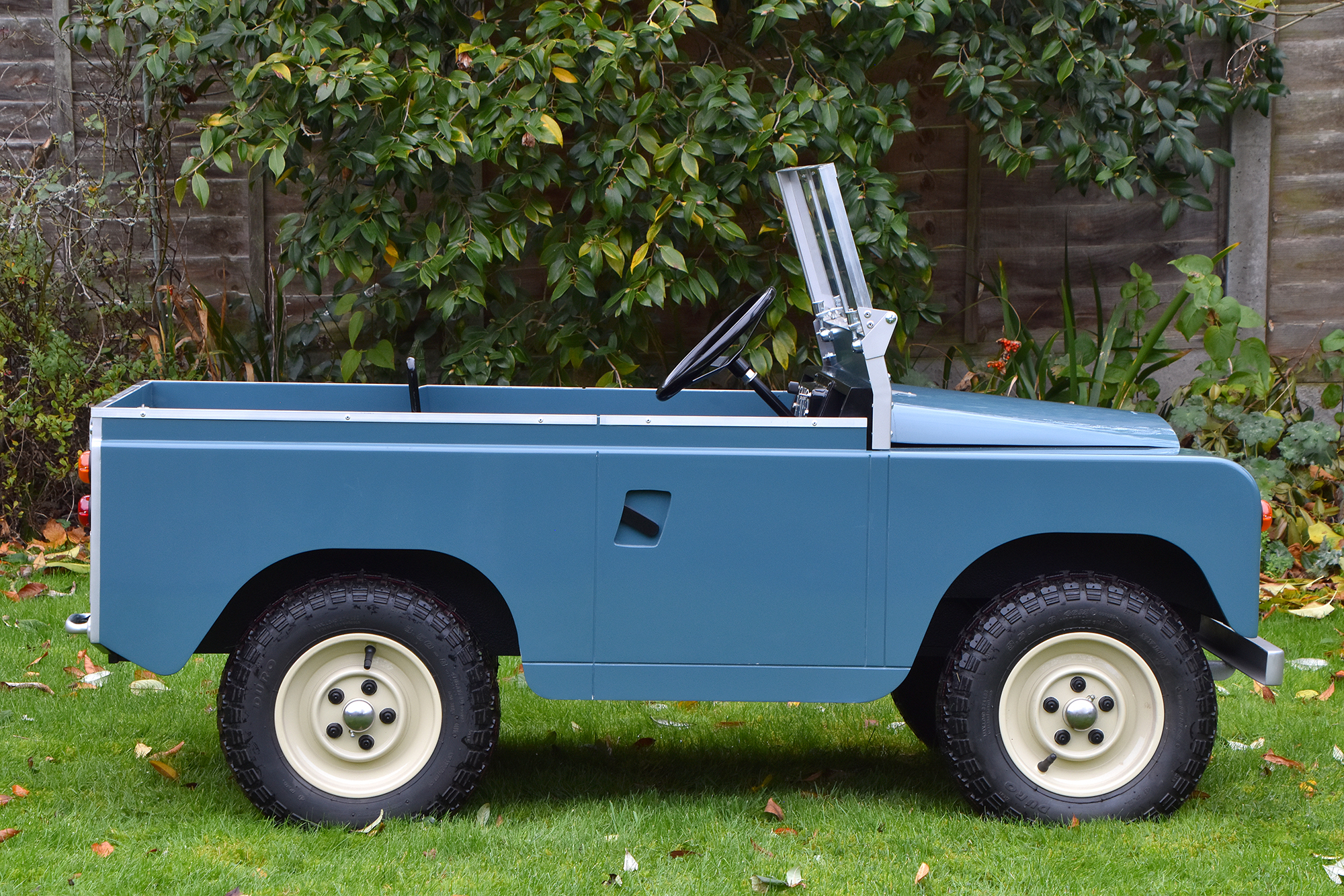 TOYLANDER 2 CHILDREN'S CAR