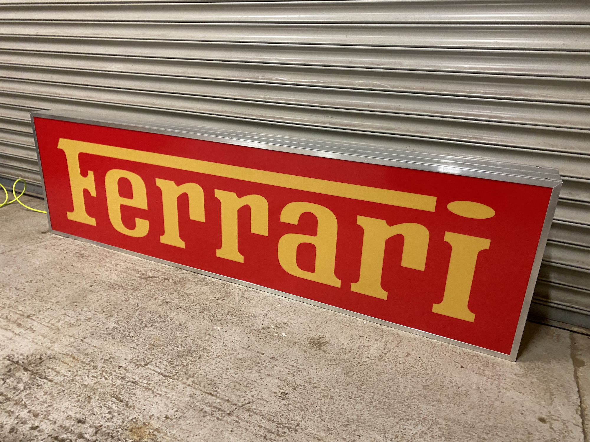 LARGE FERRARI ILLUMINATED SIGN