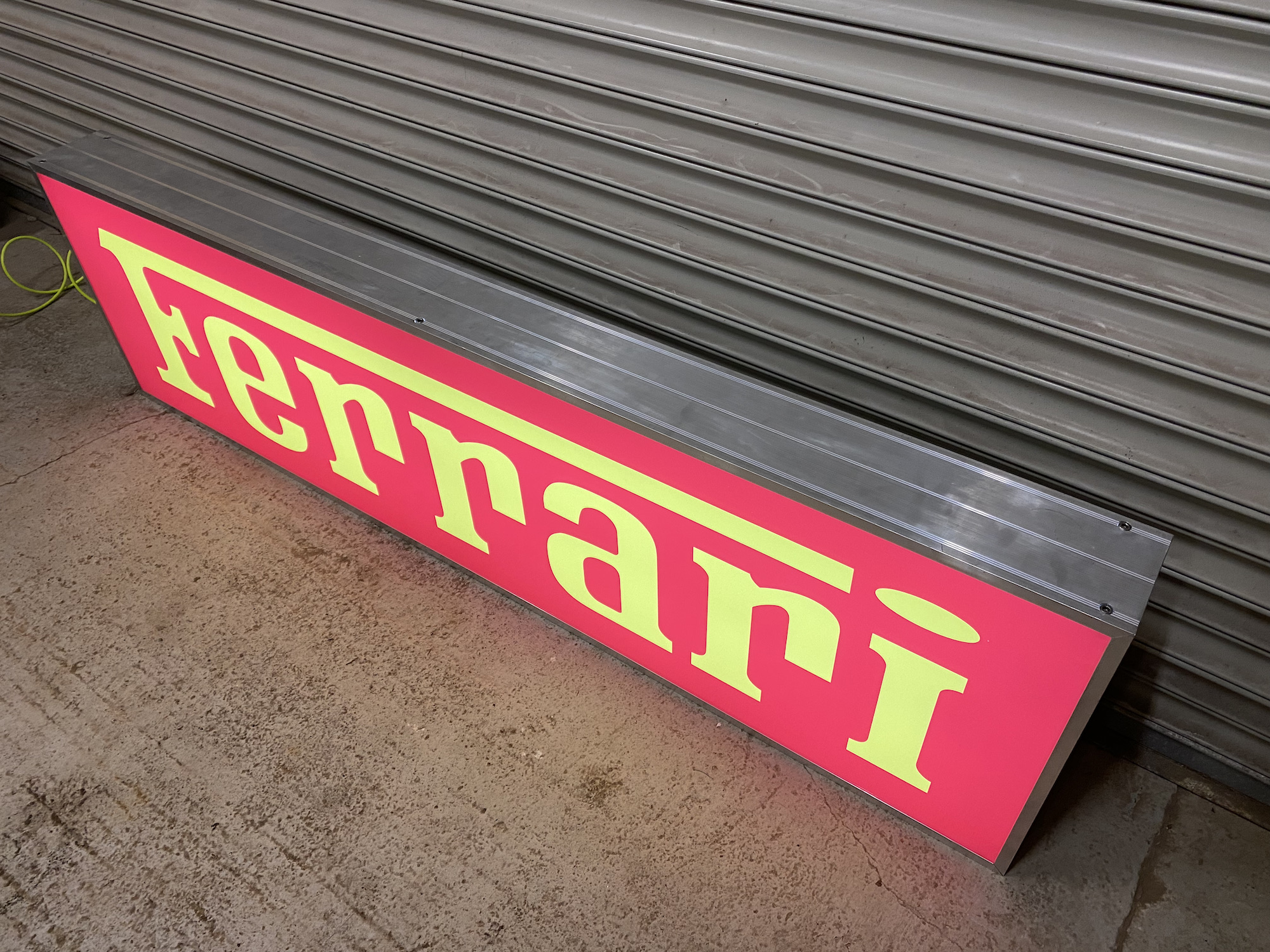 LARGE FERRARI ILLUMINATED SIGN