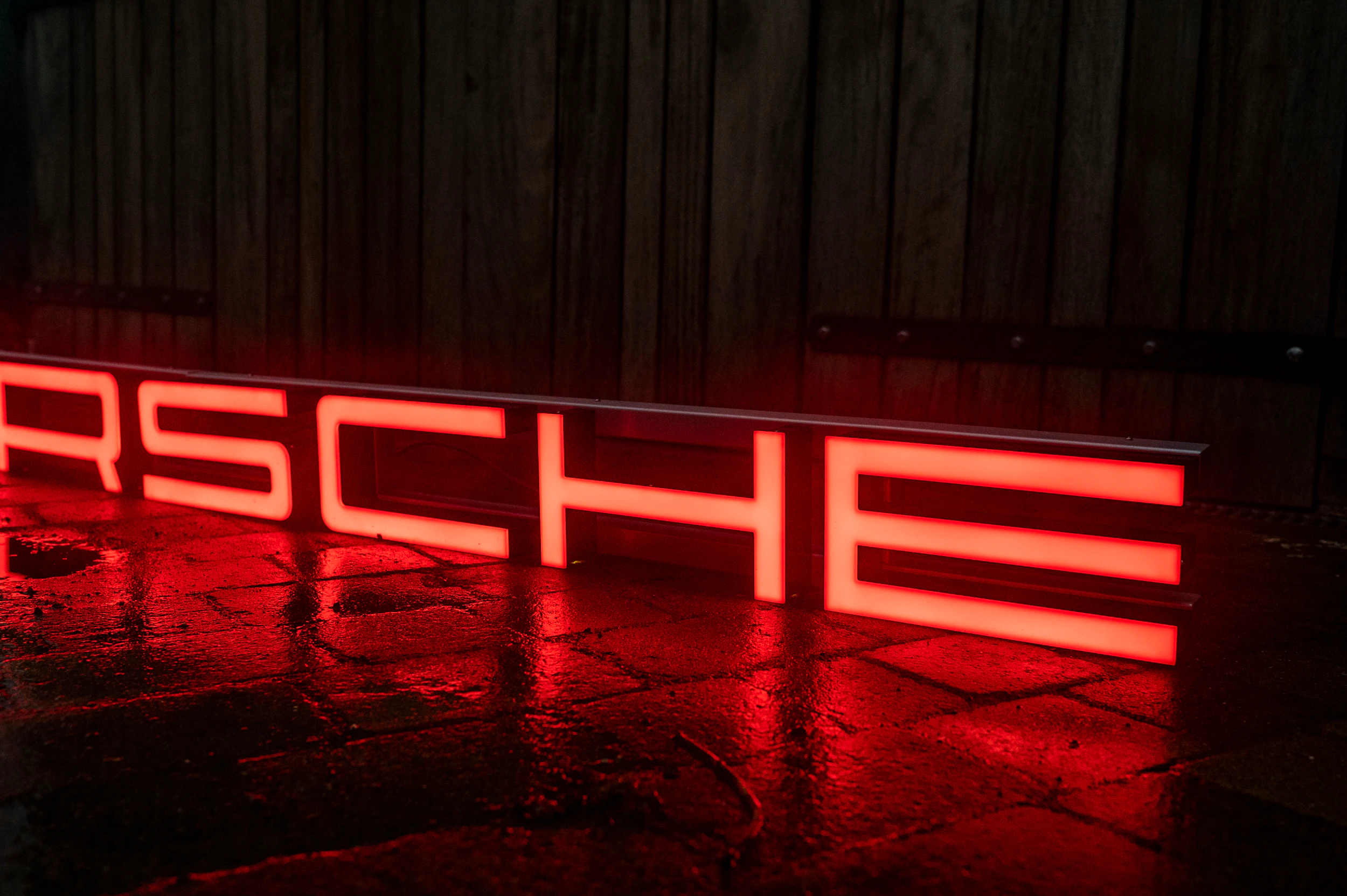 LARGE PORSCHE ILLUMINATED SIGN