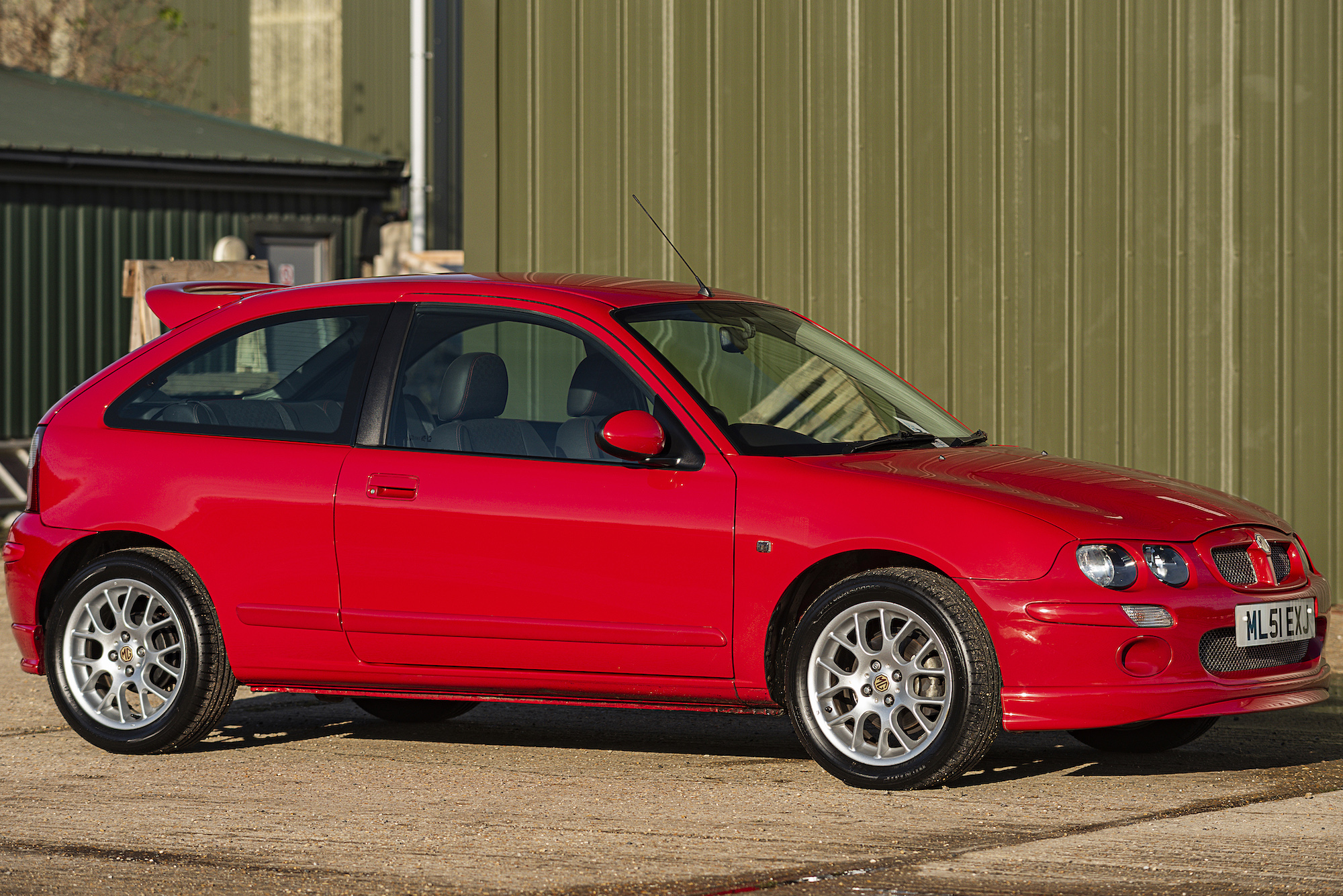 2001 MG ZR 105