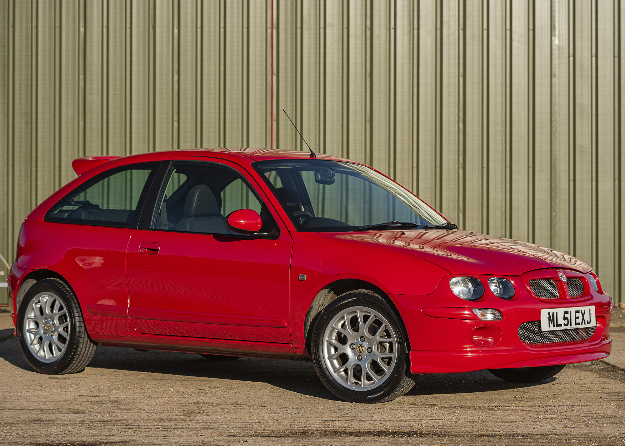2001 MG ZR 105