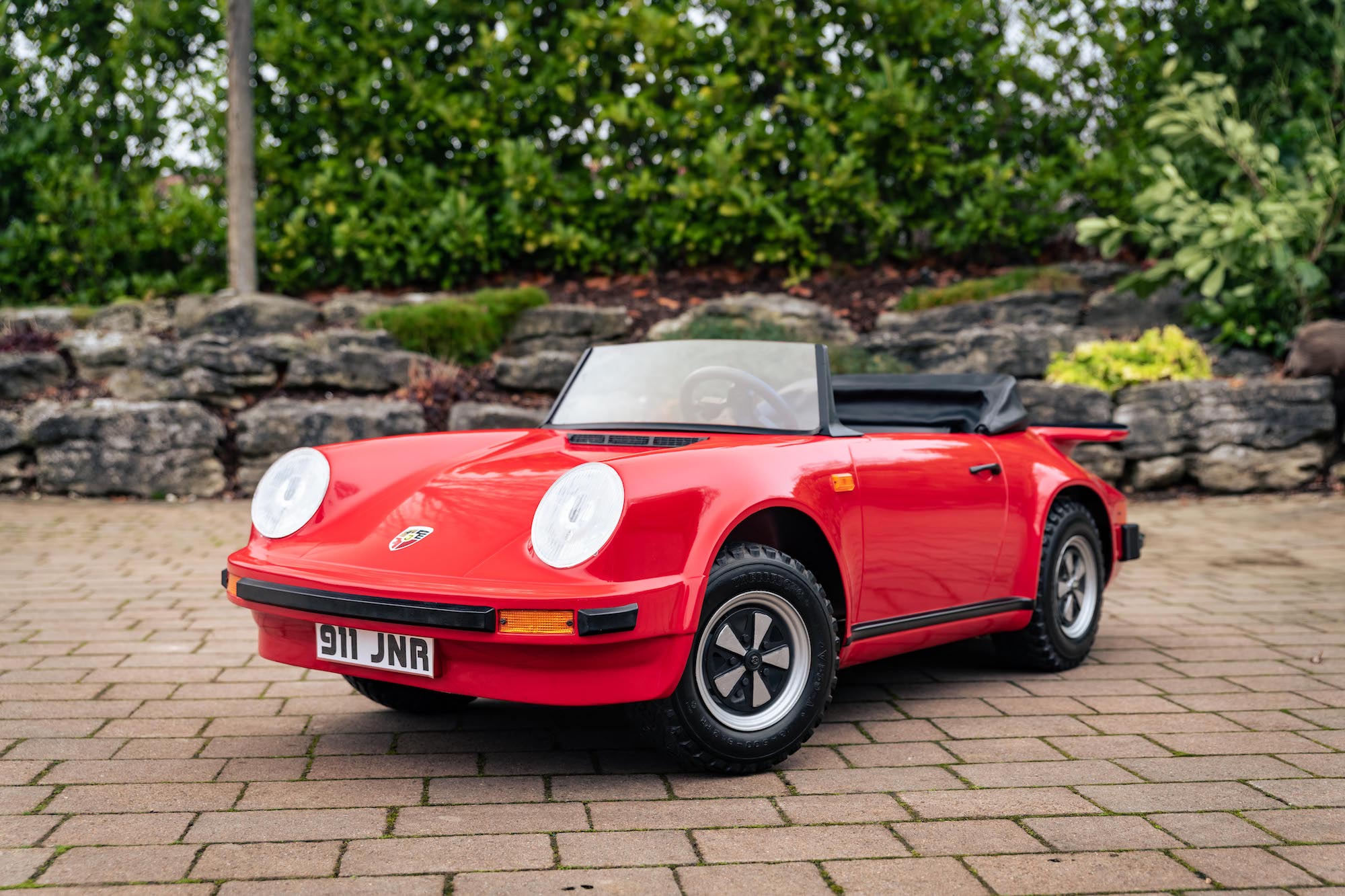 PORSCHE 911 CARRERA JUNIOR CHILDREN'S CAR