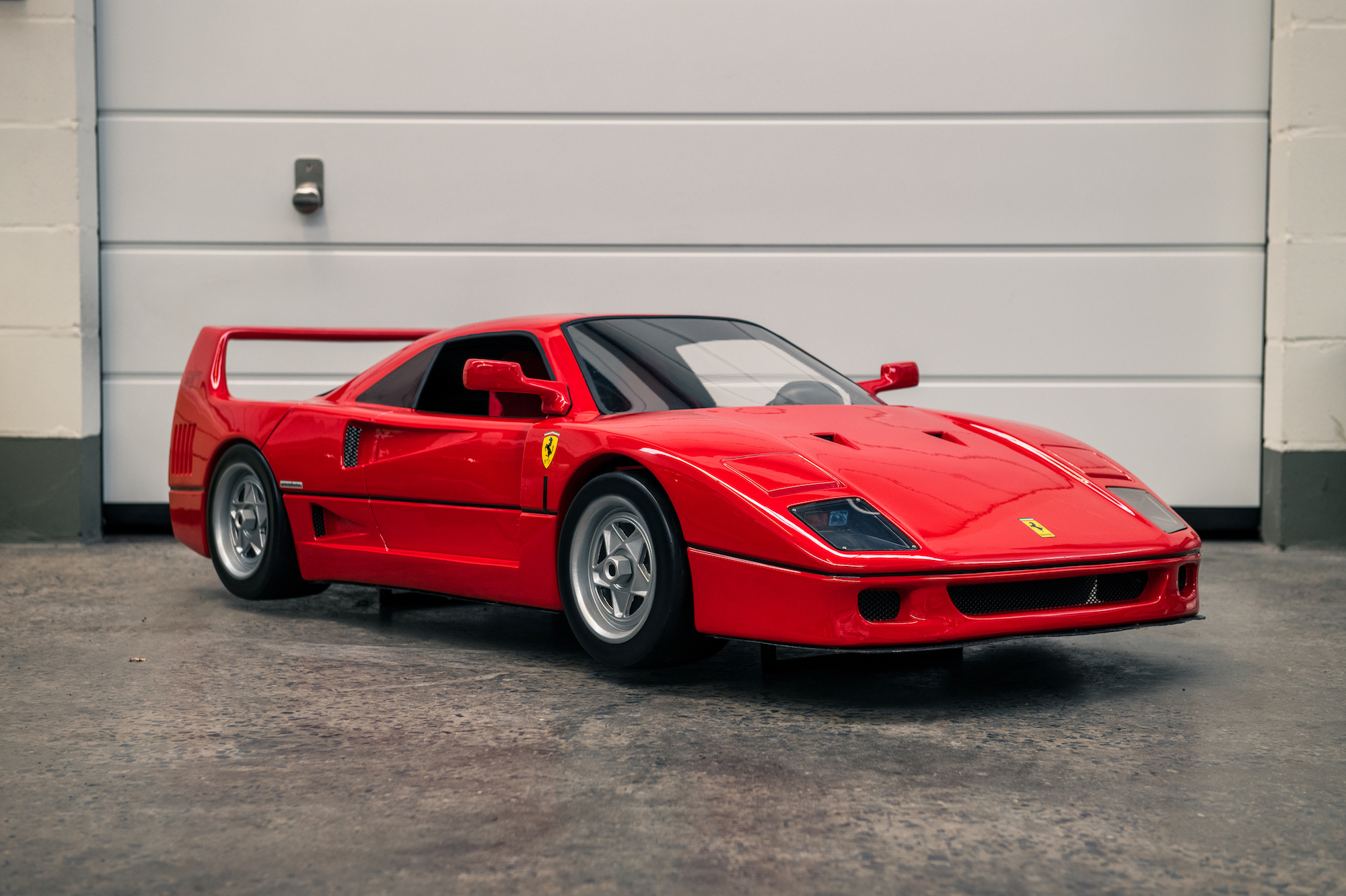 FERRARI F40 SCALE MODEL