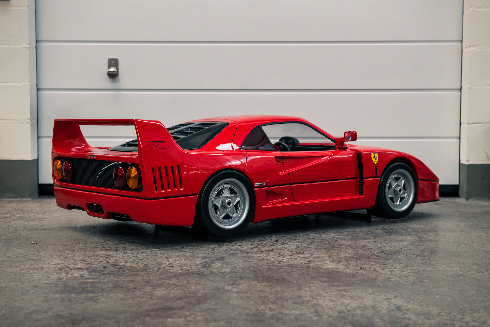 FERRARI F40 SCALE MODEL