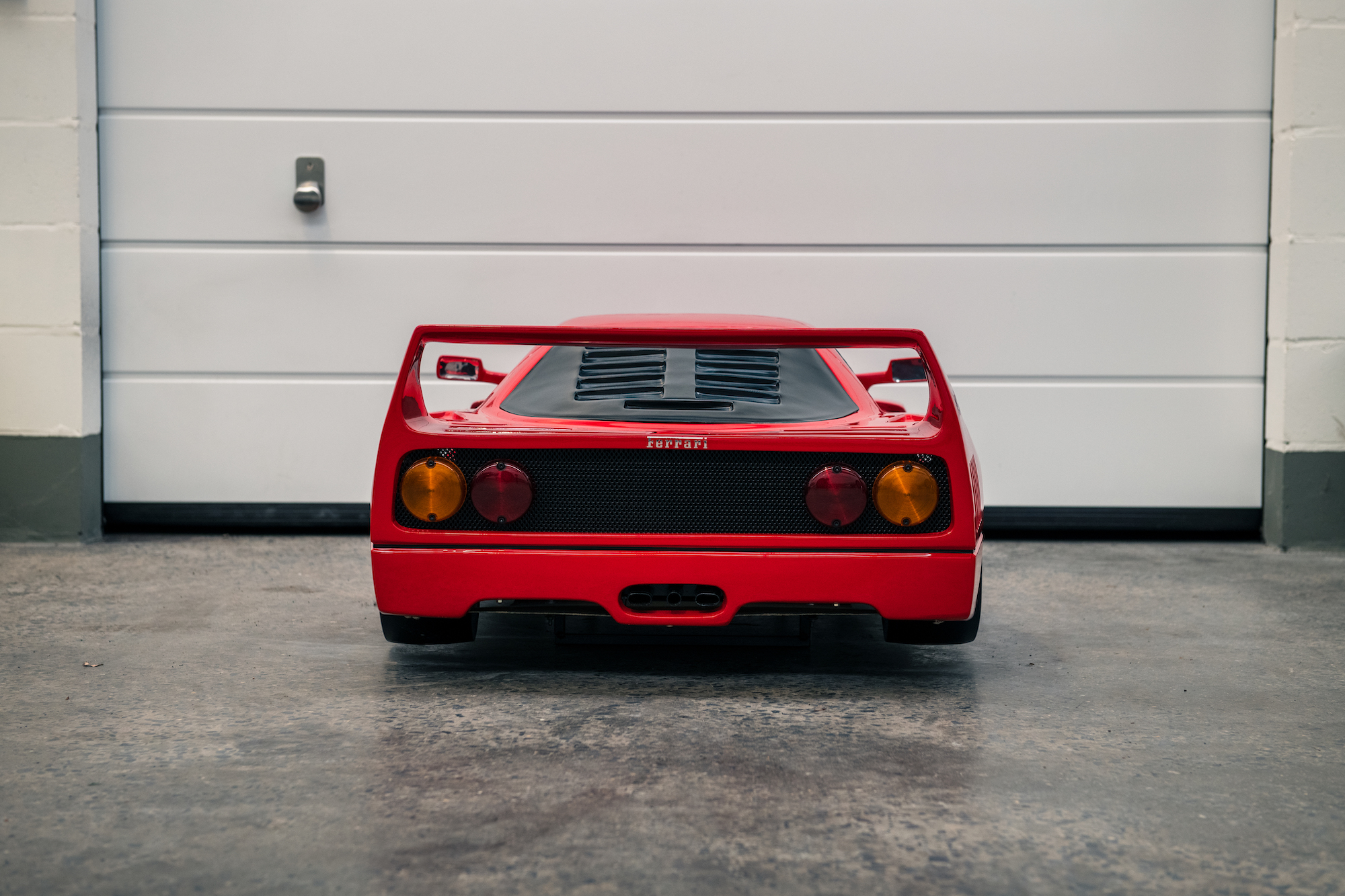 FERRARI F40 SCALE MODEL
