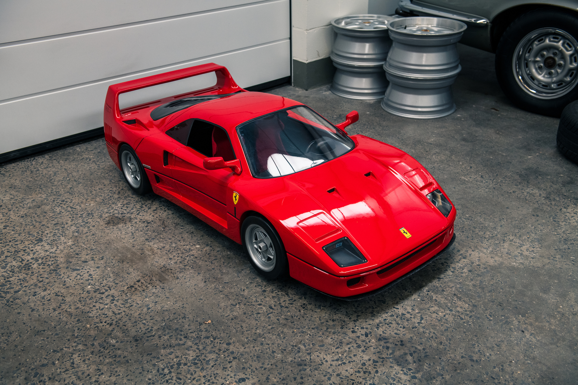 FERRARI F40 SCALE MODEL