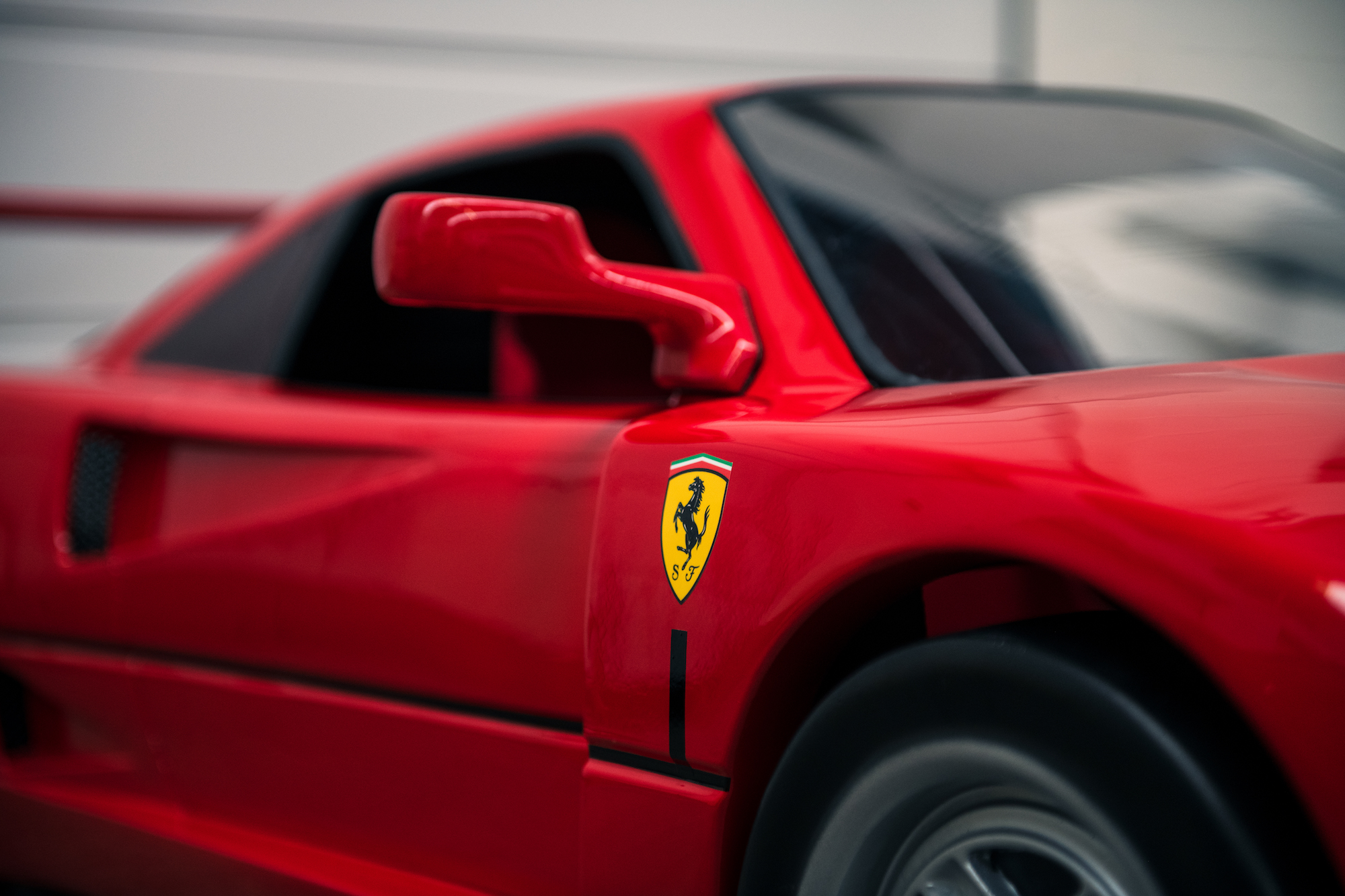 FERRARI F40 SCALE MODEL
