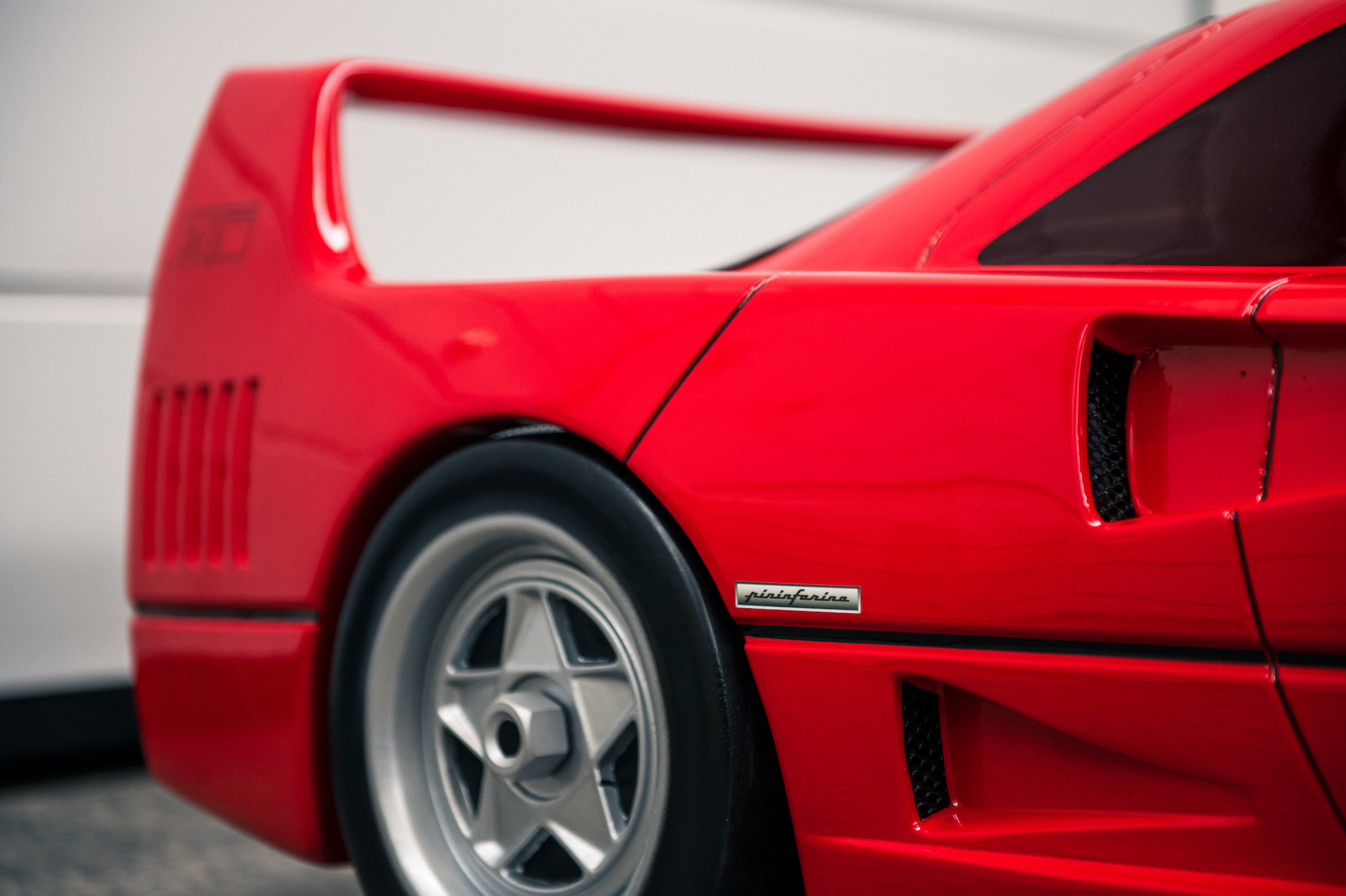 FERRARI F40 SCALE MODEL