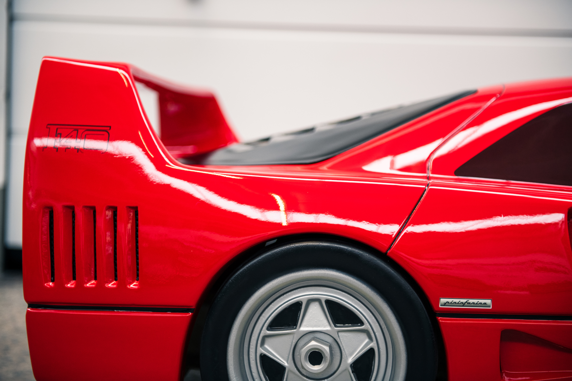 FERRARI F40 SCALE MODEL