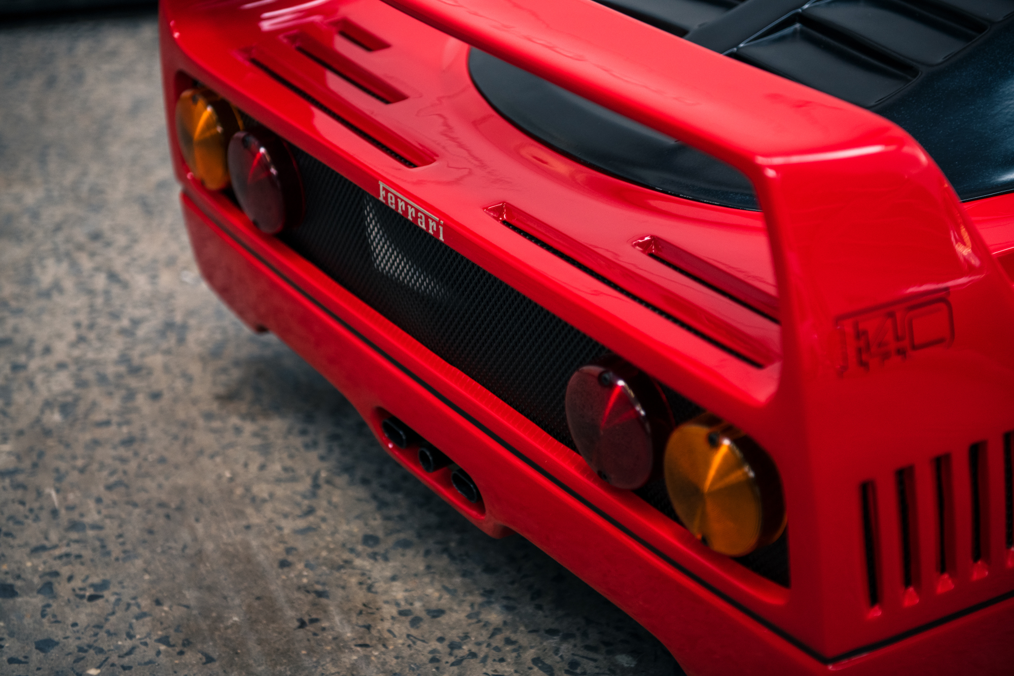FERRARI F40 SCALE MODEL