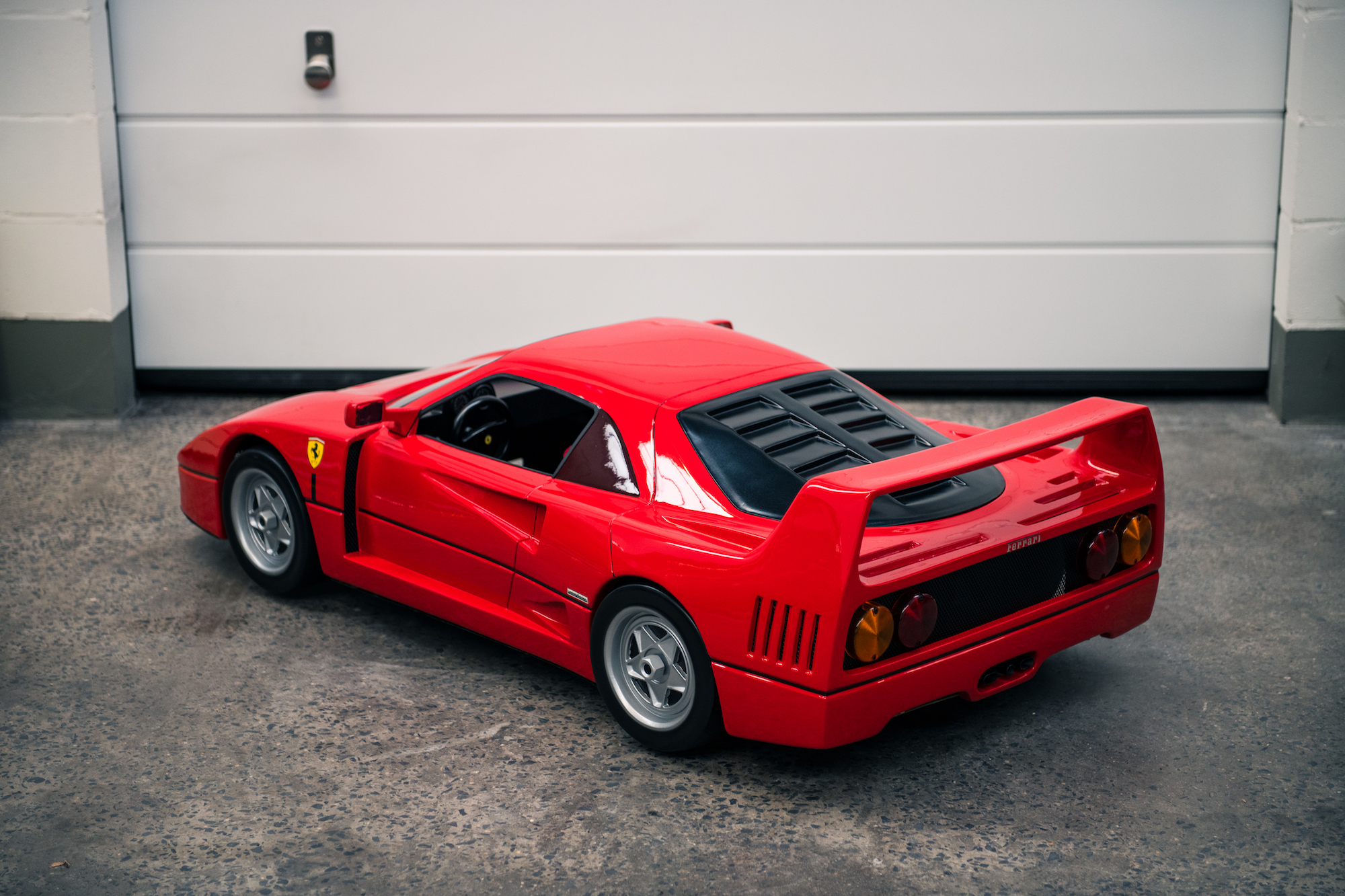 FERRARI F40 SCALE MODEL